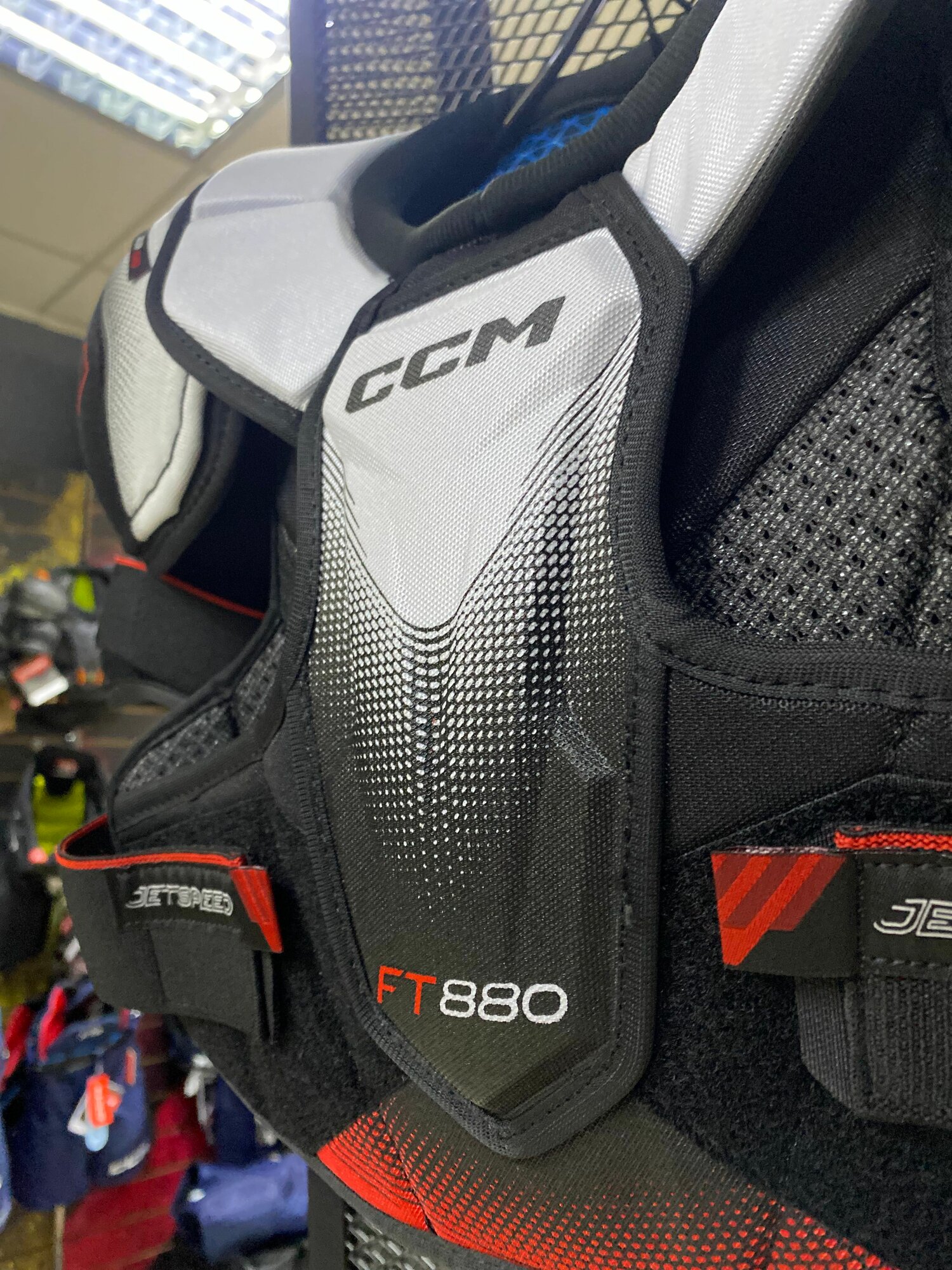 Нагрудник хоккейный CCM Jetspeed FT880 JR, M (юниорский)