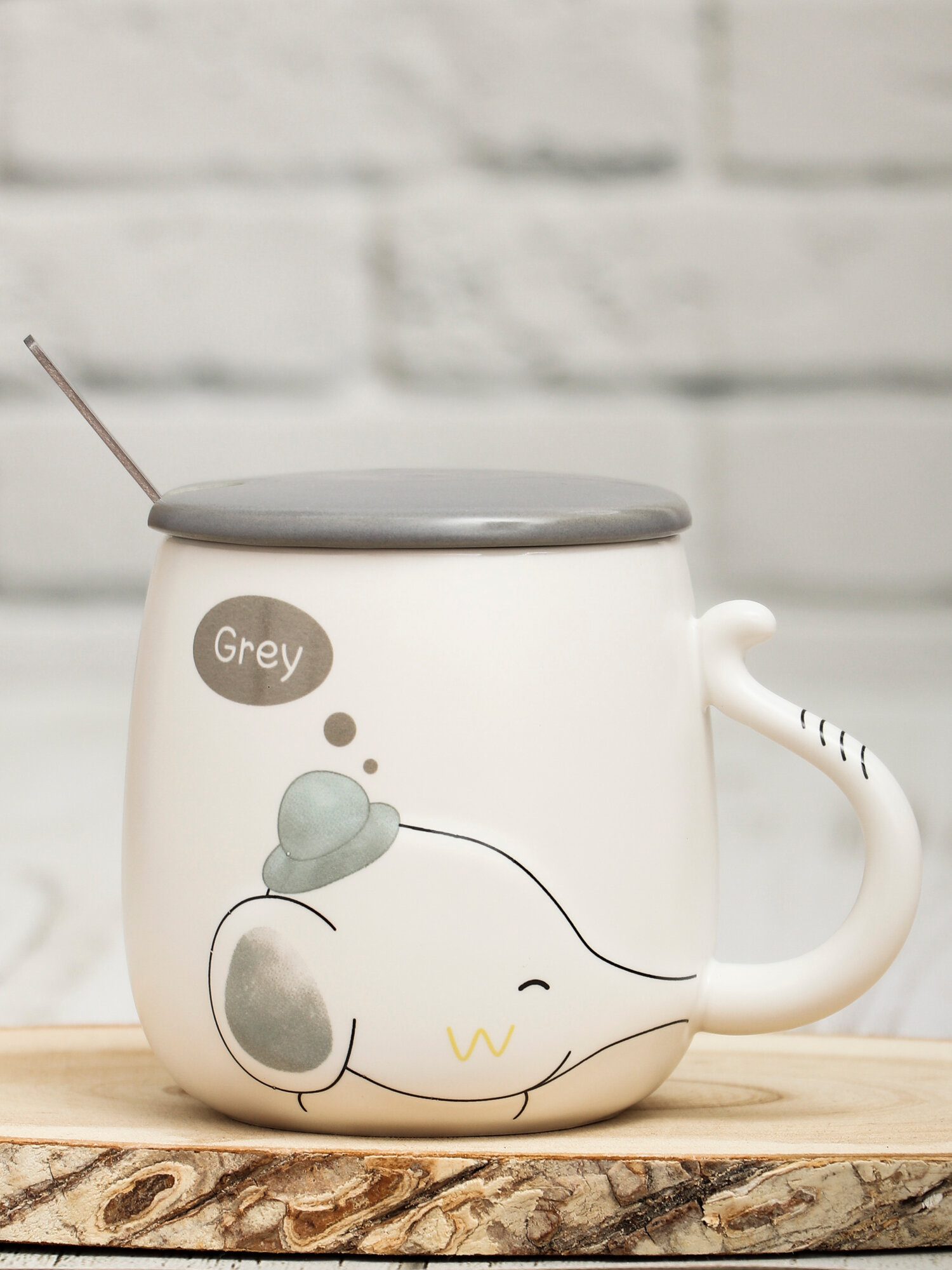 Кружка для чая "Веселый Слоник" серый 410 мл, с крышкой и ложкой, женская, детская, подарочная на новый год