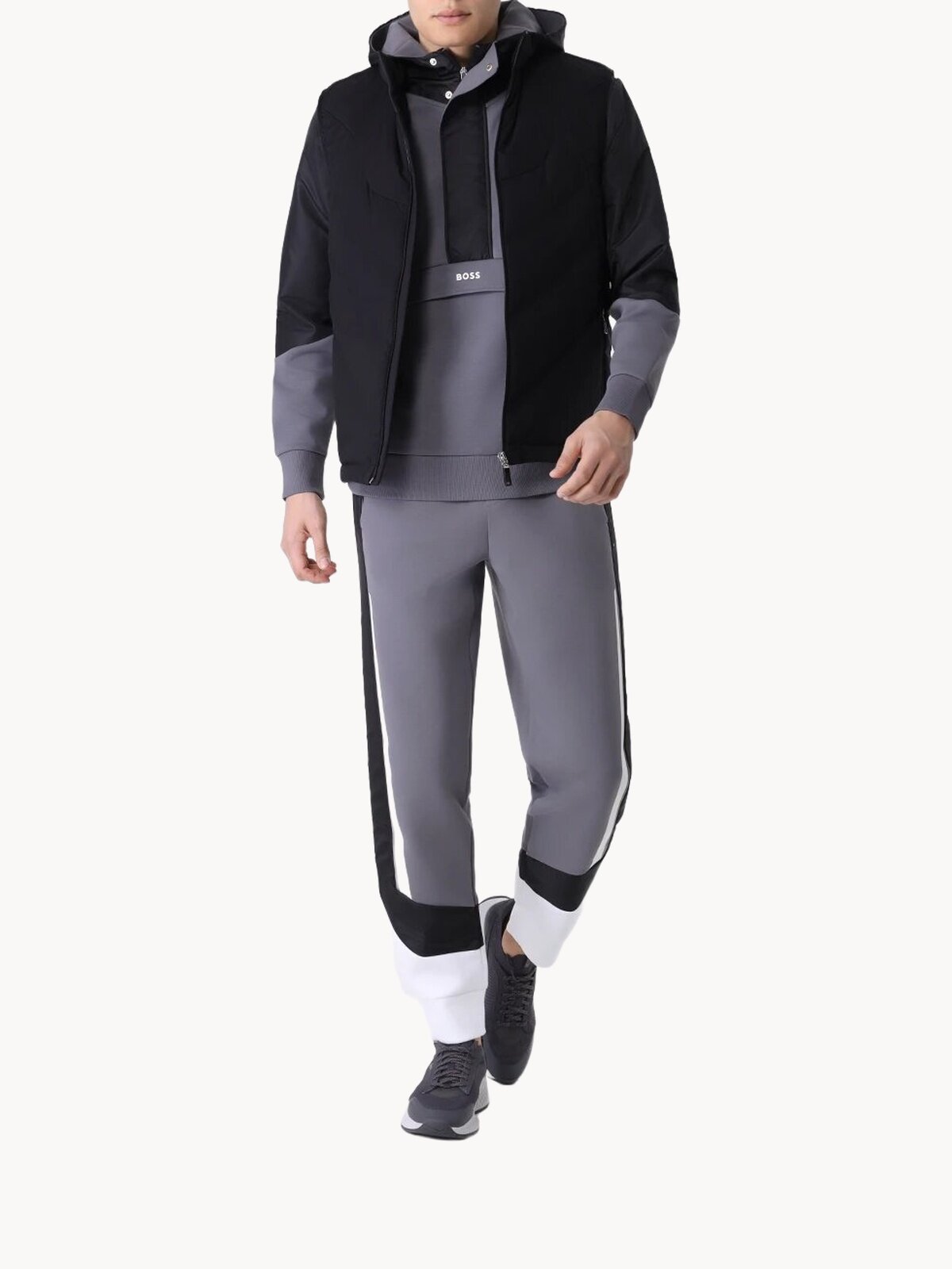 Костюм спортивный