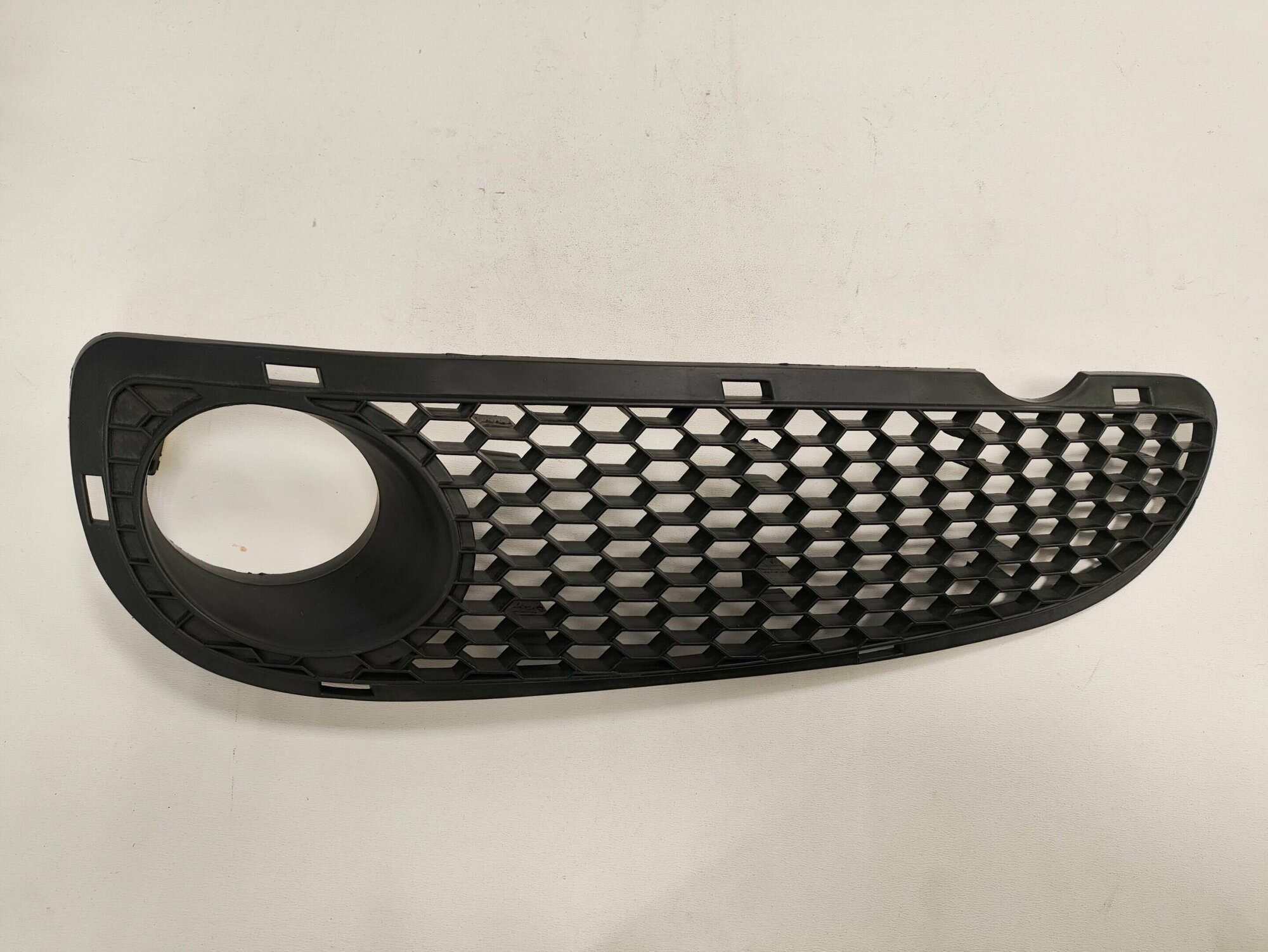 Решетка бампера левая Chery QQ6 [1.1 16V 5MT лифтбэк] S212803517