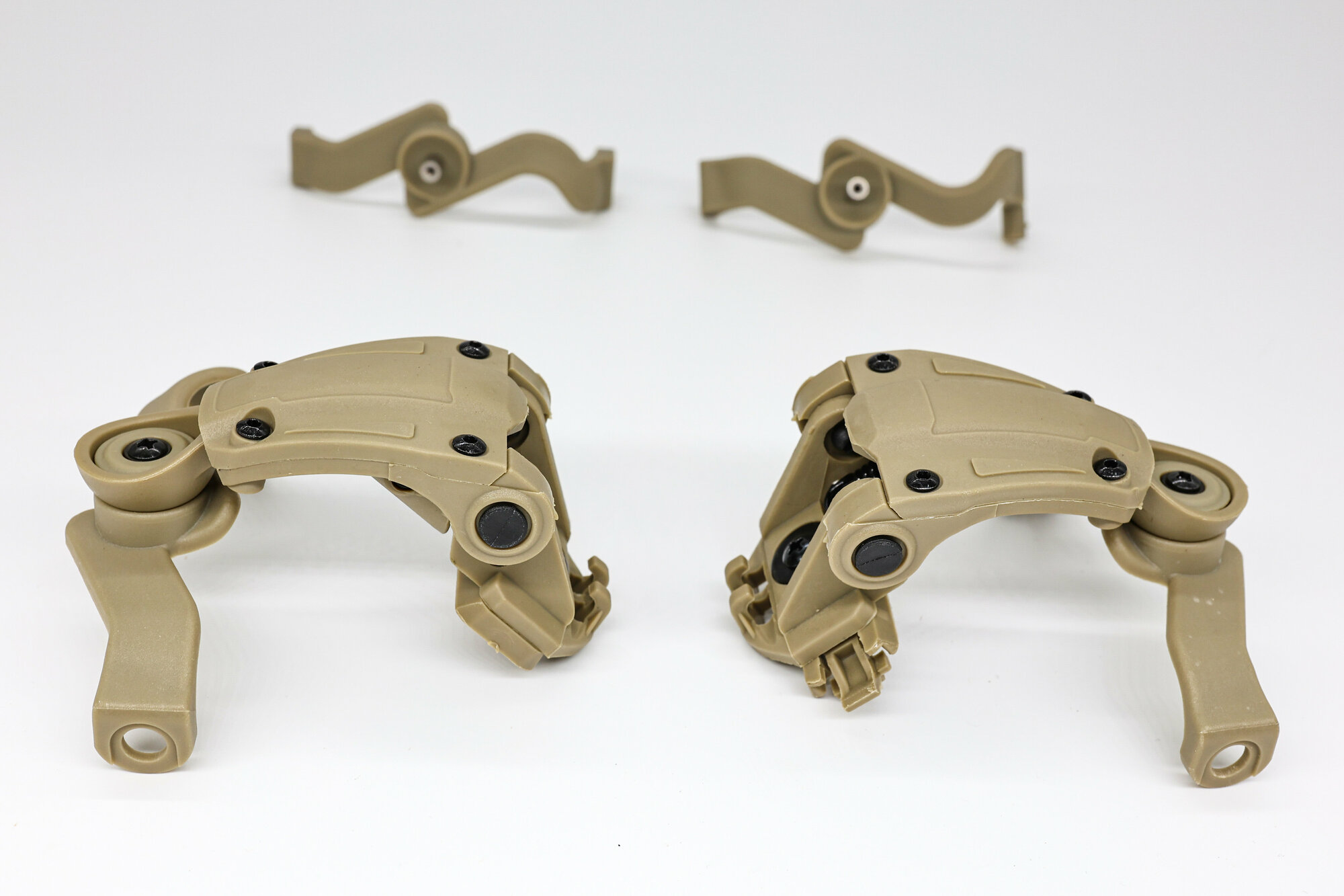 Крепление (адаптеры) для активных наушников Earmor/Wosport на шлем (задние крепления) тан/песок