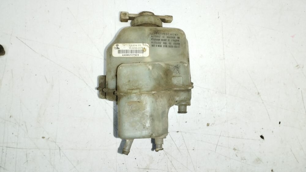 Бачок главного тормозного цилиндра / ABS Passat B3 191698301A