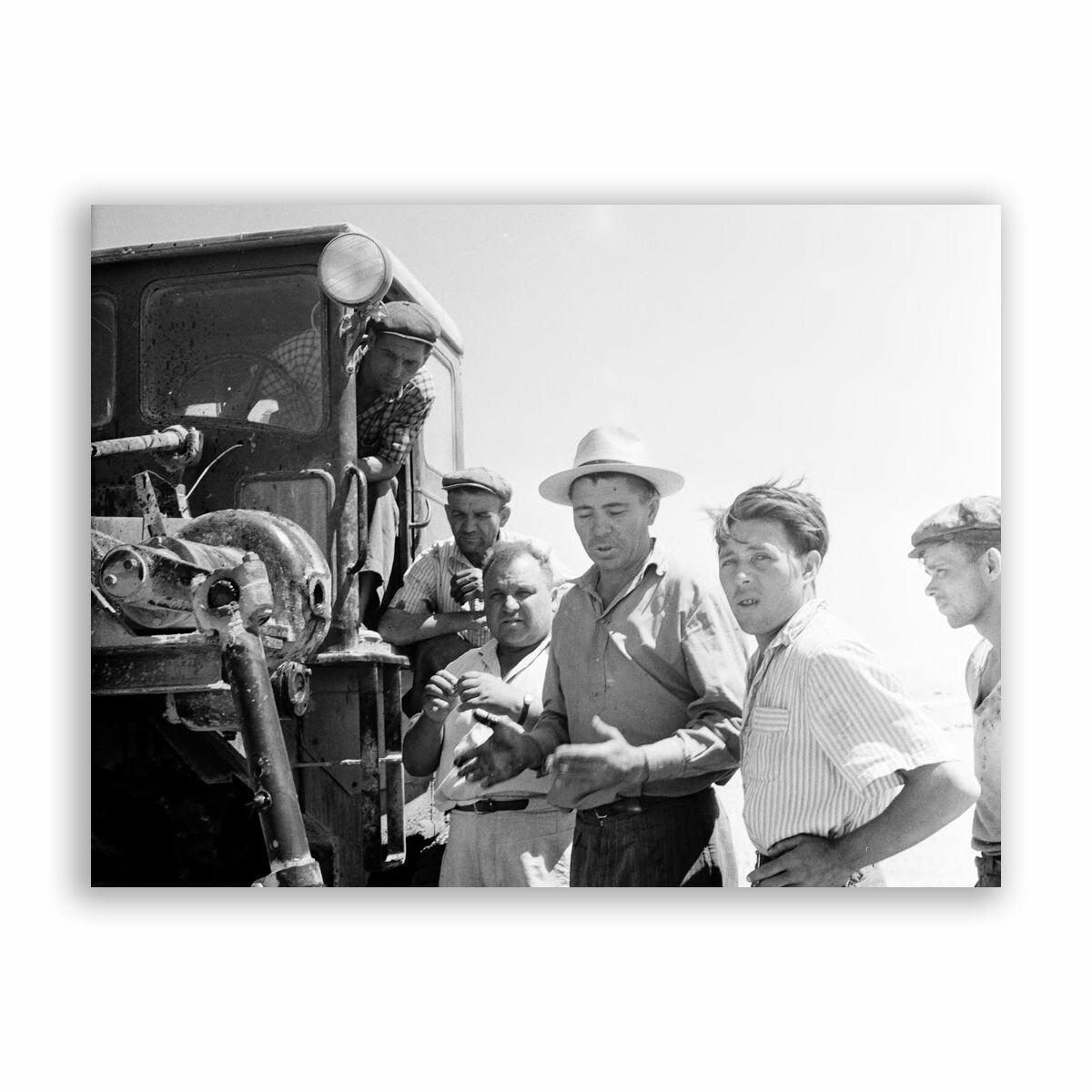 Советский постер, плакат на бумаге / Советские рабочие / Размер 40 x 53 см