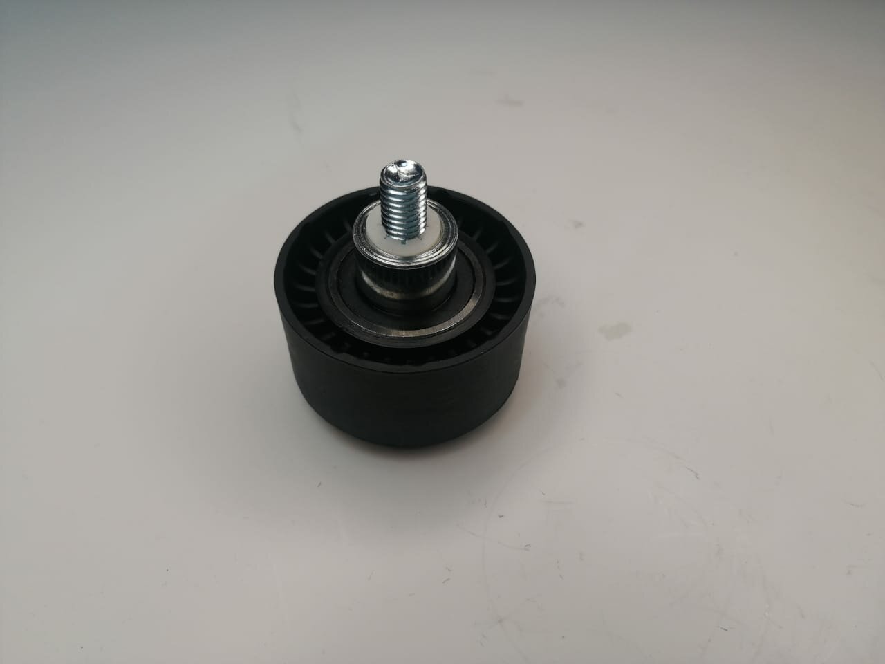 Ролик ГРМ большой (со втулкой) Chery M11 [1.6 16V 5MT седан]