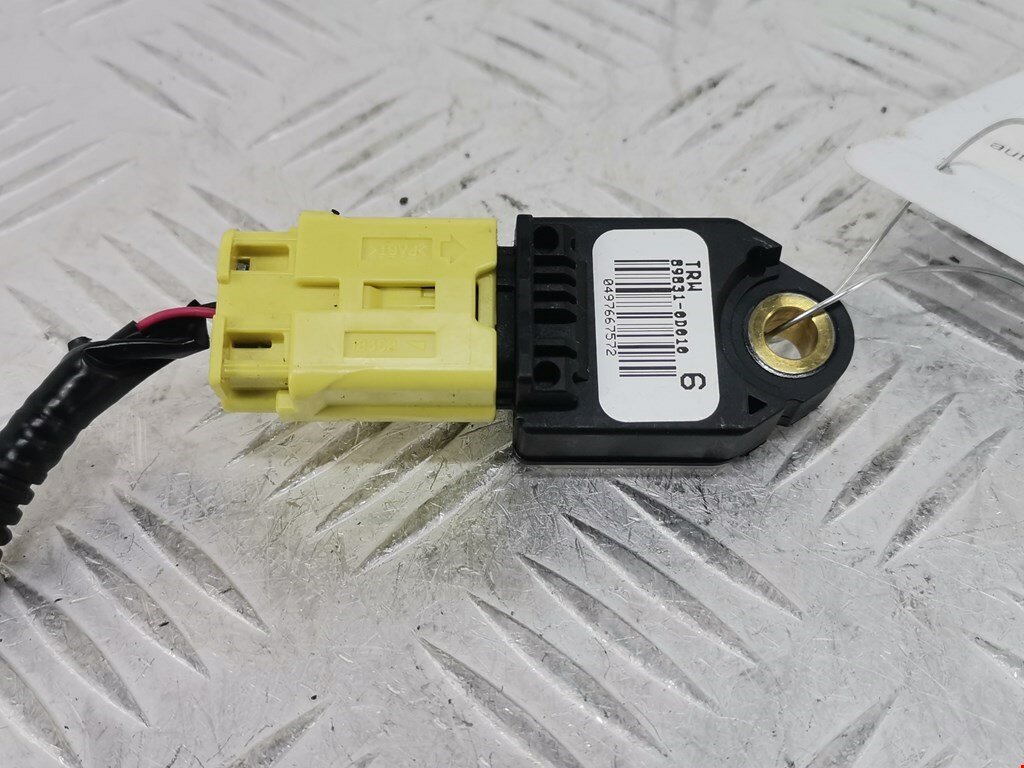 Датчик удара Toyota Yaris 2 898310D010 арт. 1635729