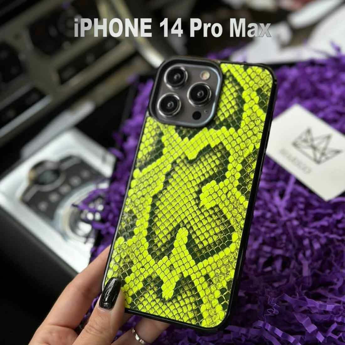 Неоново салатовый чехол 14 Pro Max из кожи питона