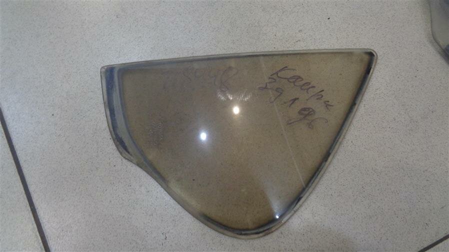 Форточка двери задняя левая от Toyota Camry V40 1994-1996