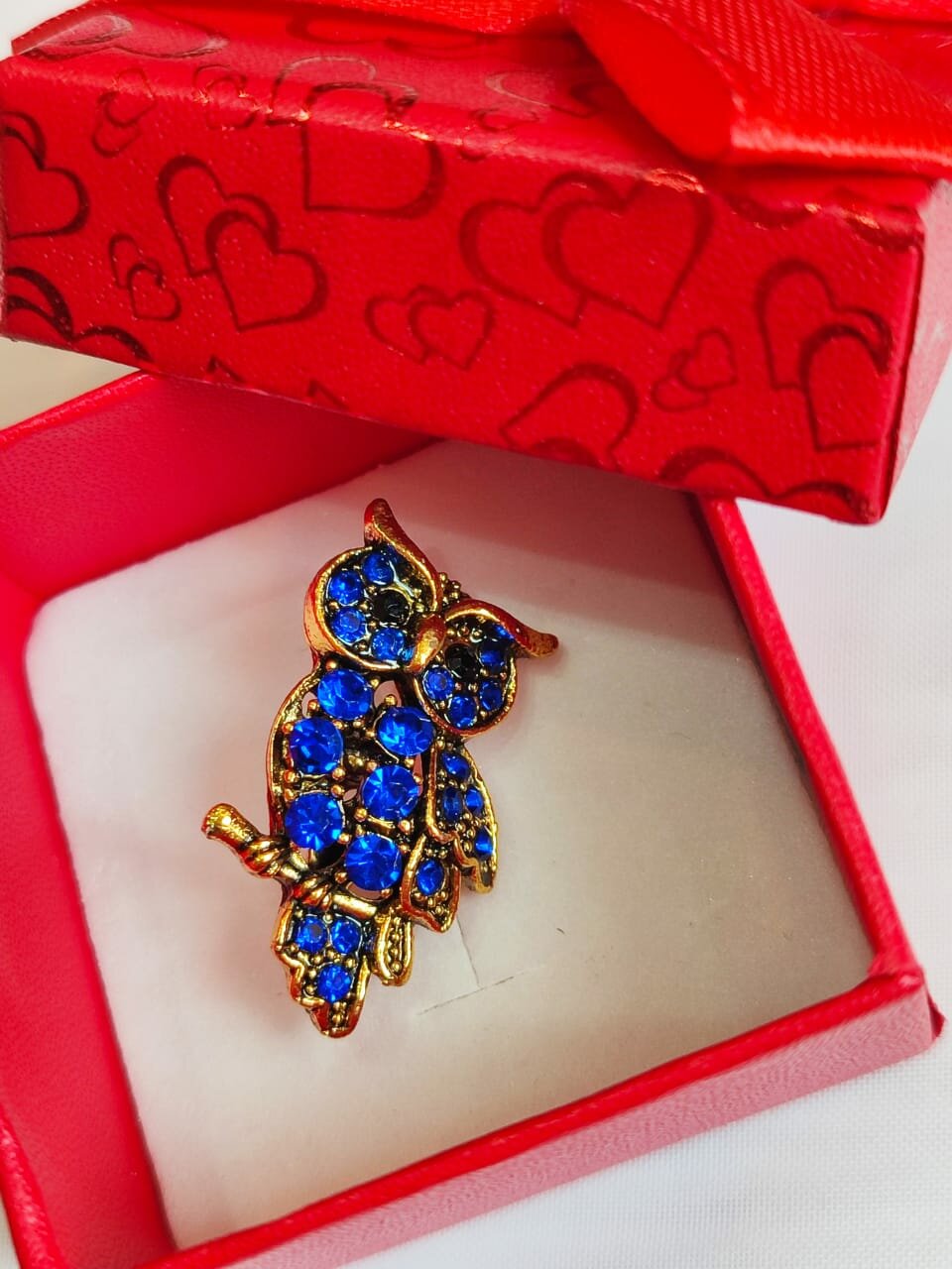 Брошь, стразы