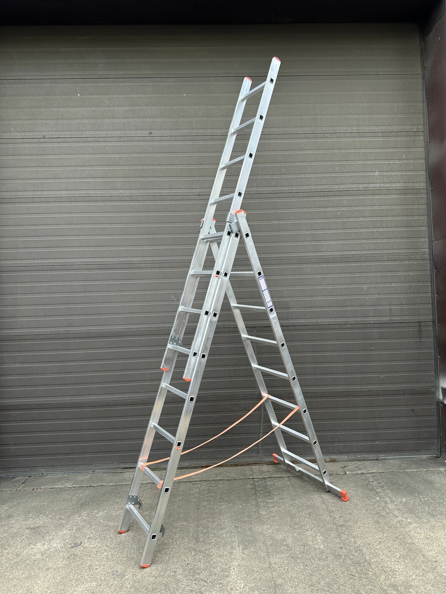 Лестница стремянка трехсекционная алюминиевая 4308 Sarayli 3х8 (до 5,10м)