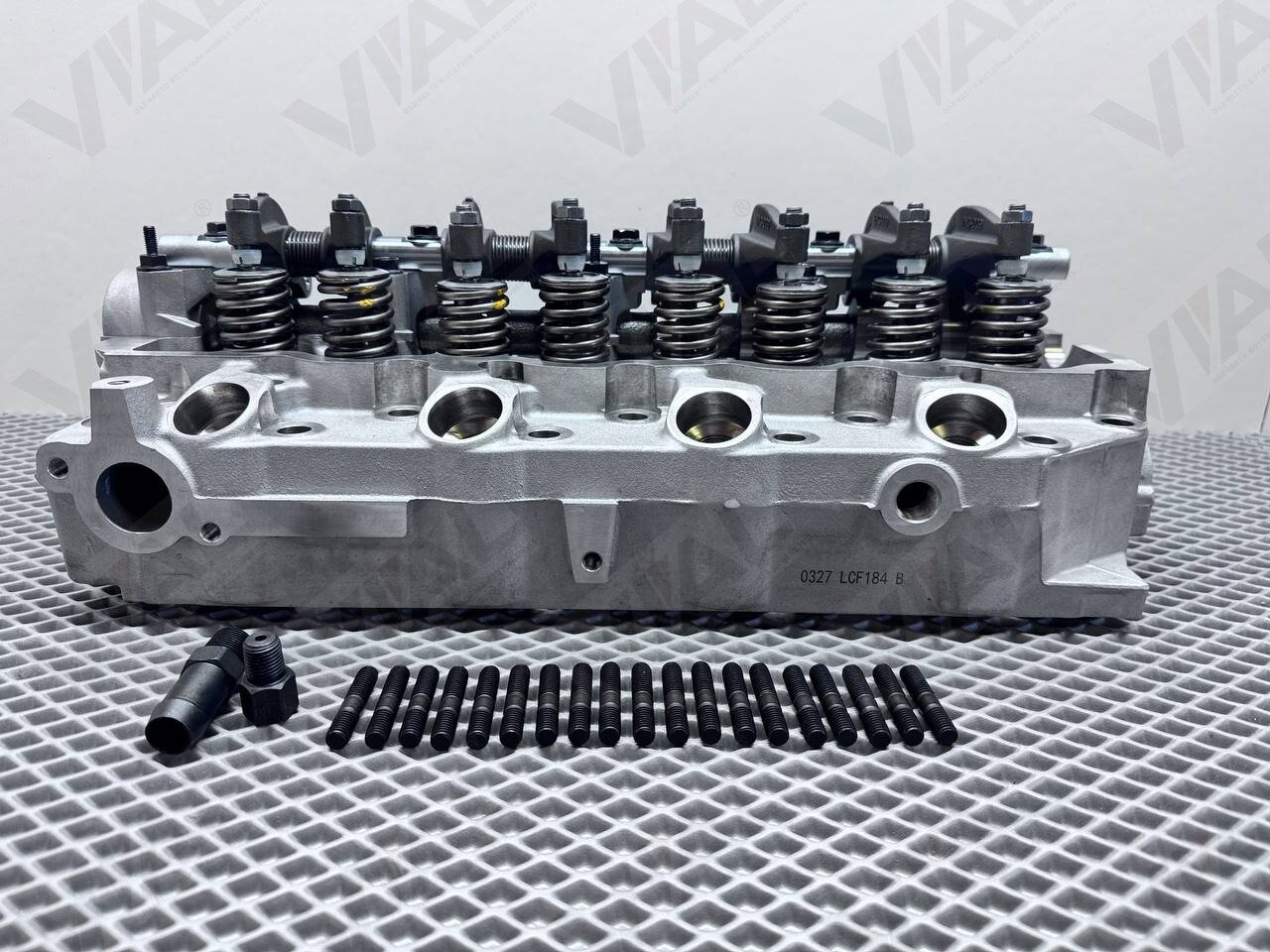 Головка блока цилиндров (ГБЦ) 4D56 Mitsubishi в сборе (клапан выступает)