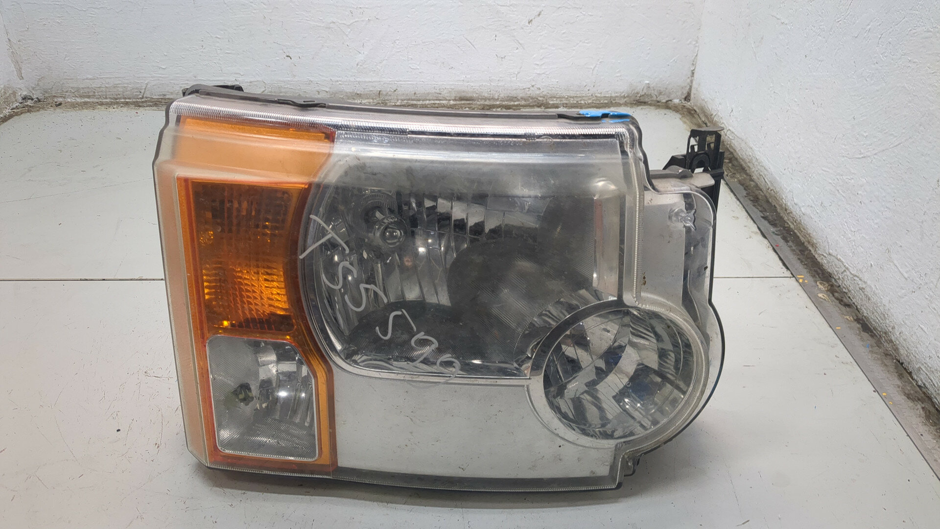 Фара (передняя) правая Land Rover Discovery 3 Б/У