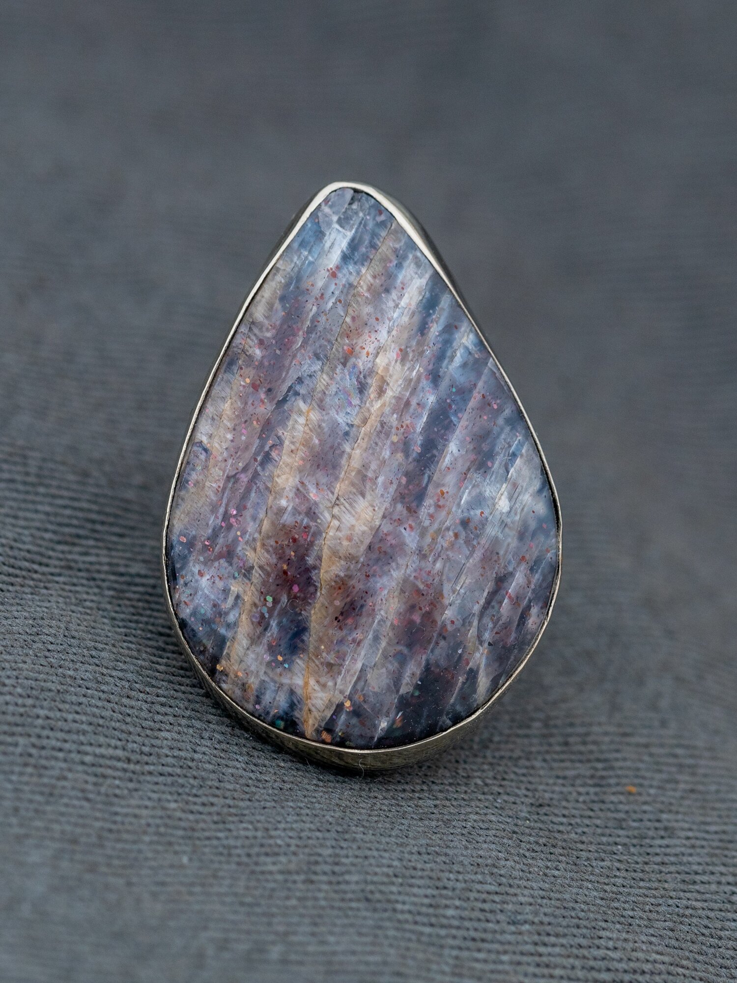 Кольцо, гeлиoлит