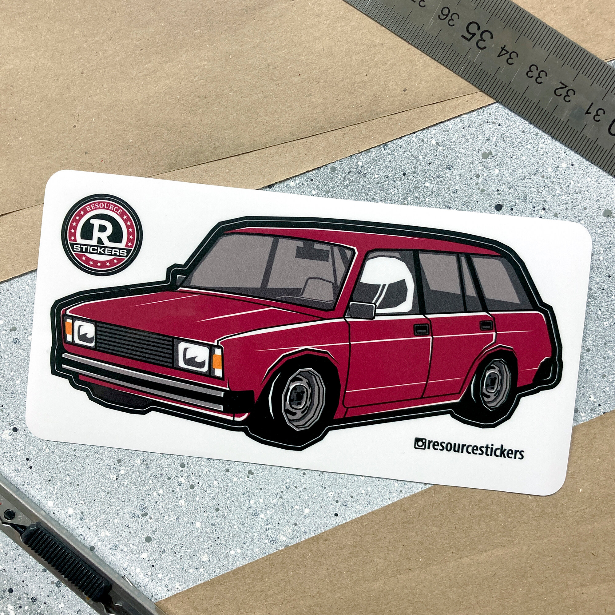 Наклейка машинка Жигули 2104 (бордовый)