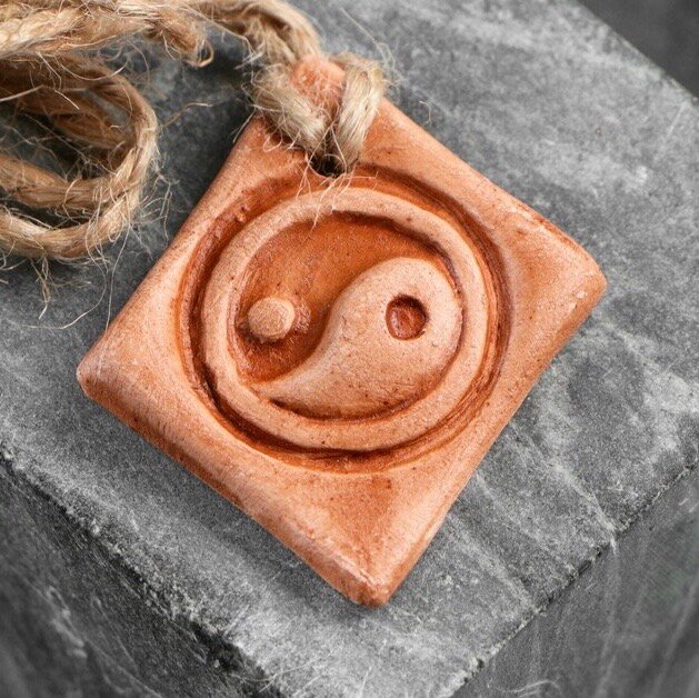 Кулон-оберег из керамики "Гармония" Инь-ян