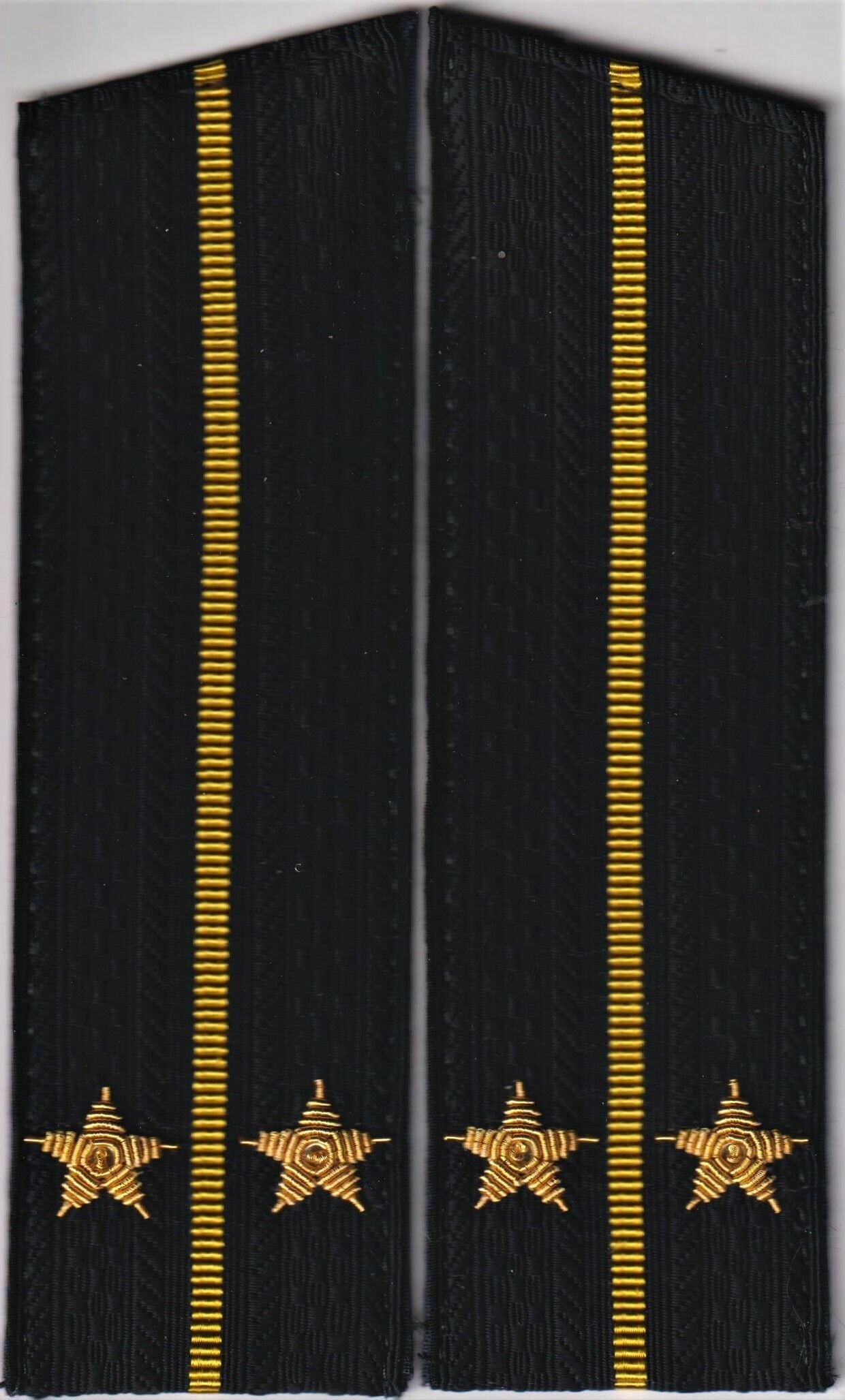 Погоны ВМФ чёрные с жёлтым просветом ( со скосом), лейтенант