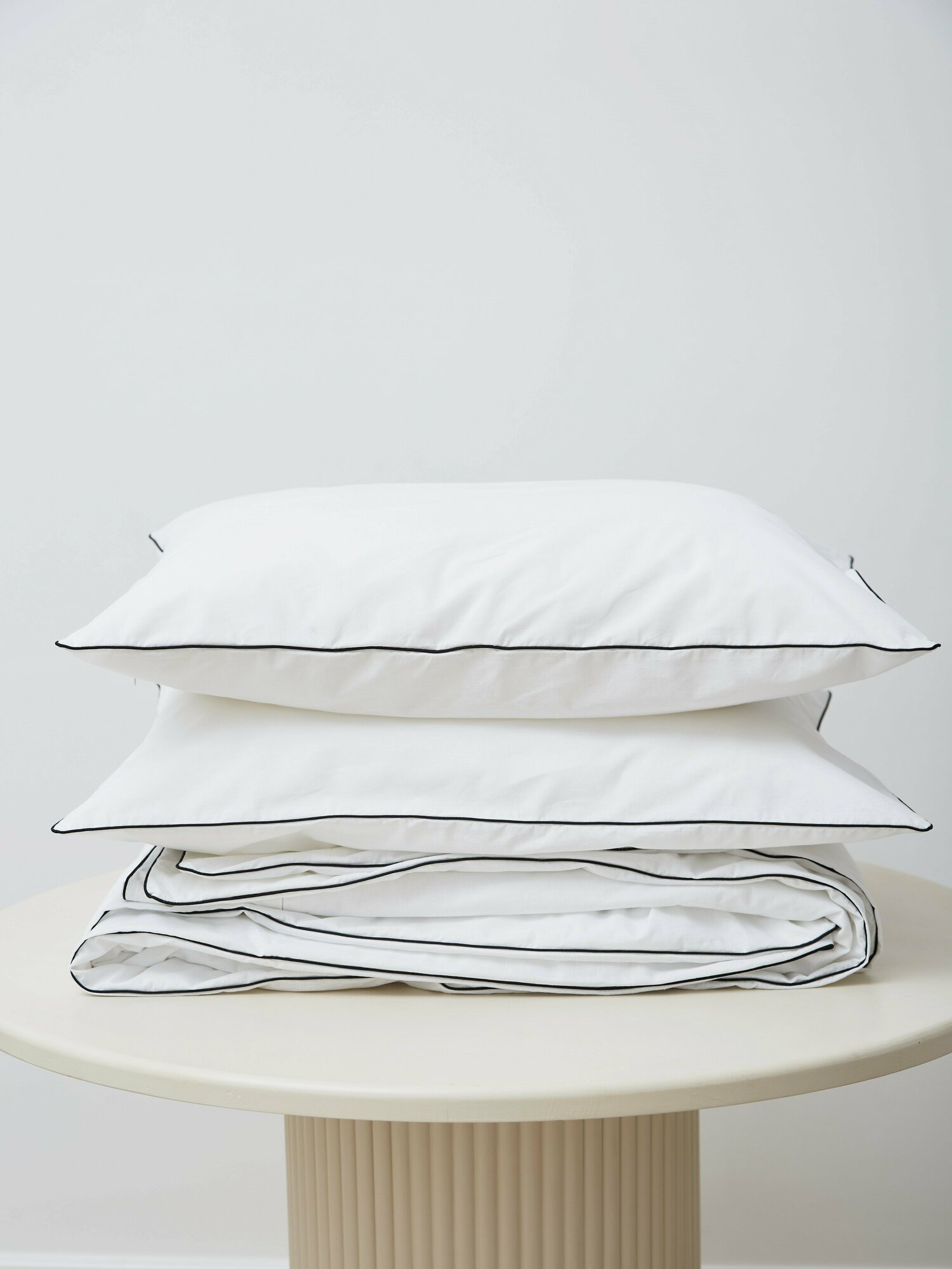 Комплект 1,5-спального постельного белья Esthetic Home белый с кантом