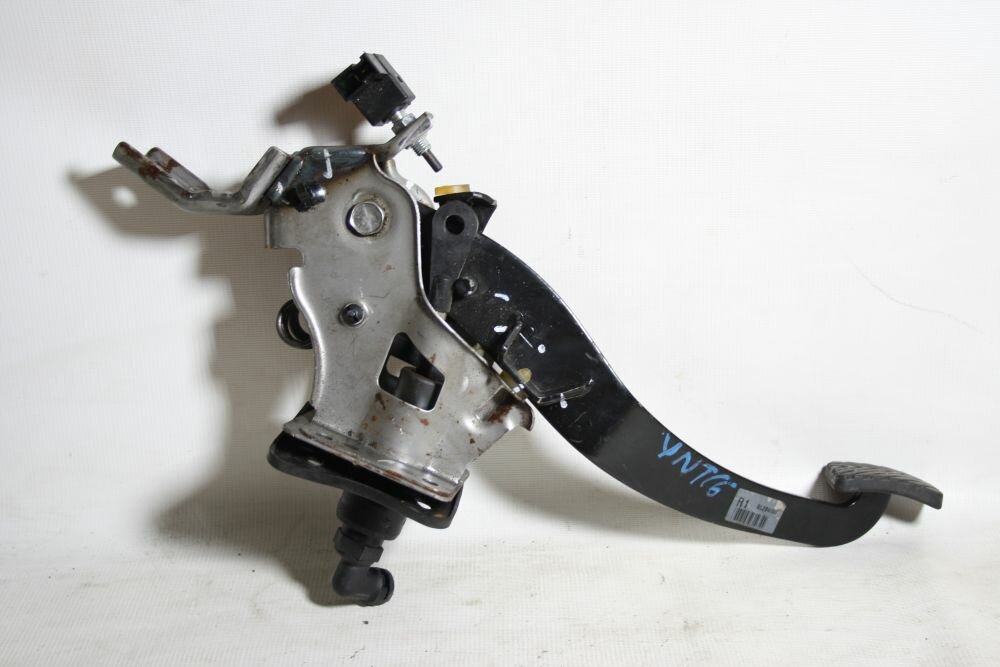 Педаль сцепления Kia Sportage 3 328022S910