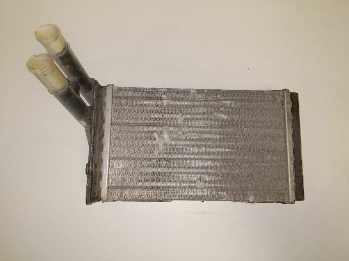 Радиатор отопителя Audi 80 A4 Volkswagen Passat B5 8D1819031A