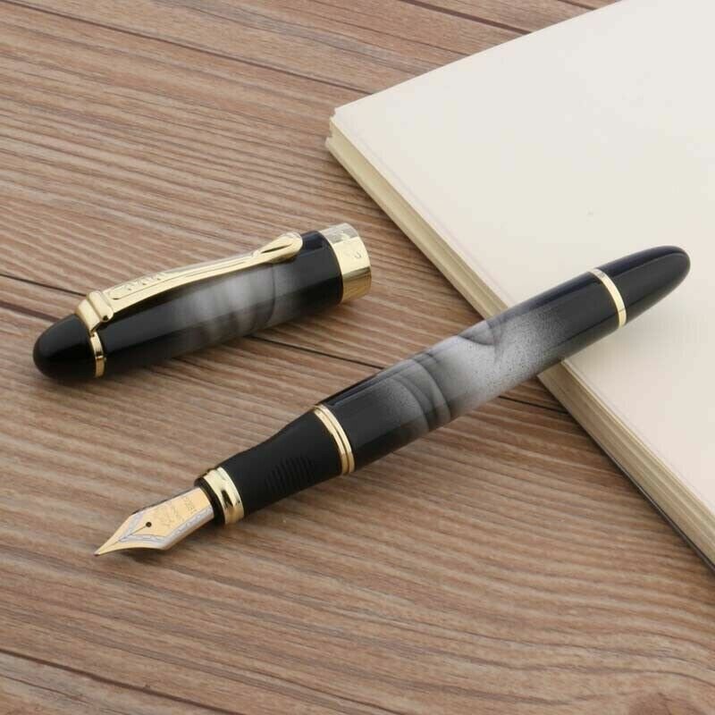 Перьевая ручка 450 серый с полоской, Китай. Корпус металл. Перо открытое М (0.75 мм). Заправка поршнем.