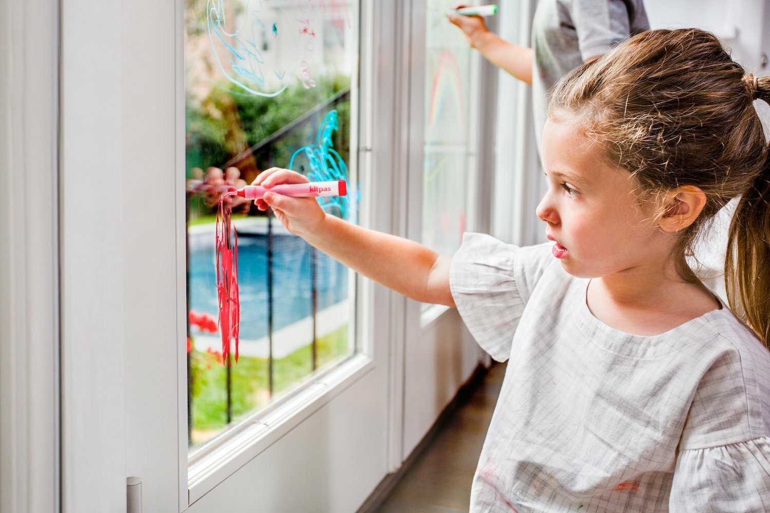 Набор мелков Kitpas "Large" (KPL-12C,) для юных художников, 12 восковых цветов,