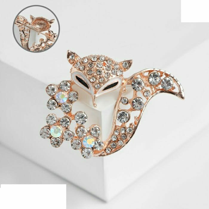 Брошь, стразы