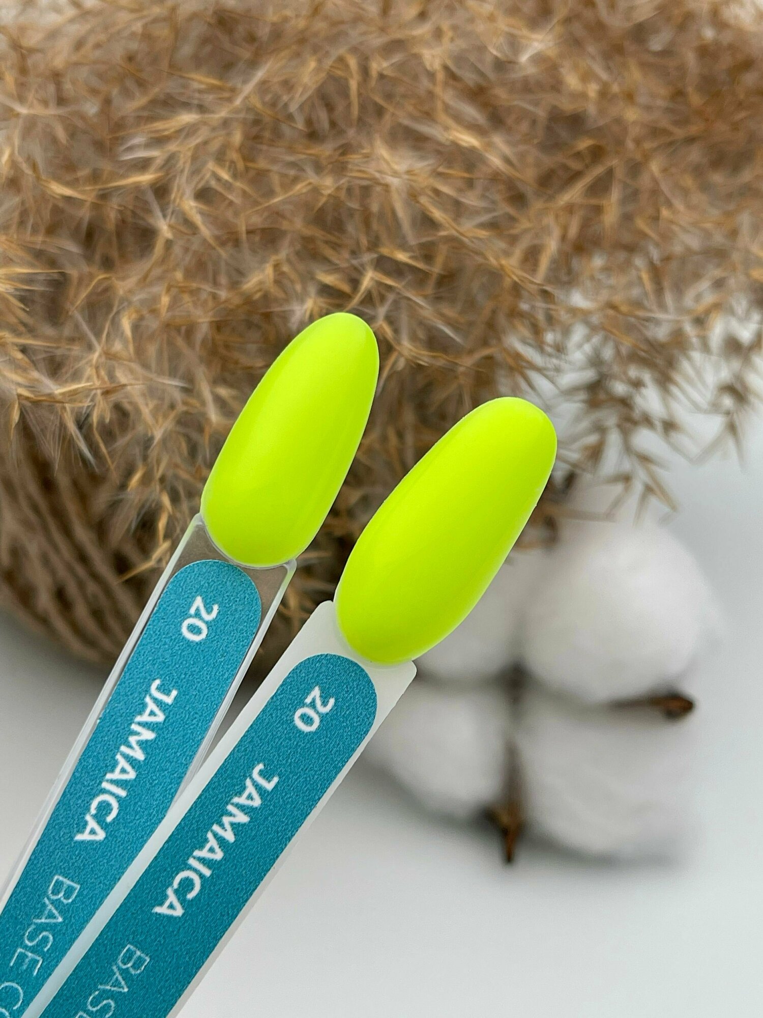 Jamaica Color base. Камуфлирующая база для гель лака. Оттенок 20.