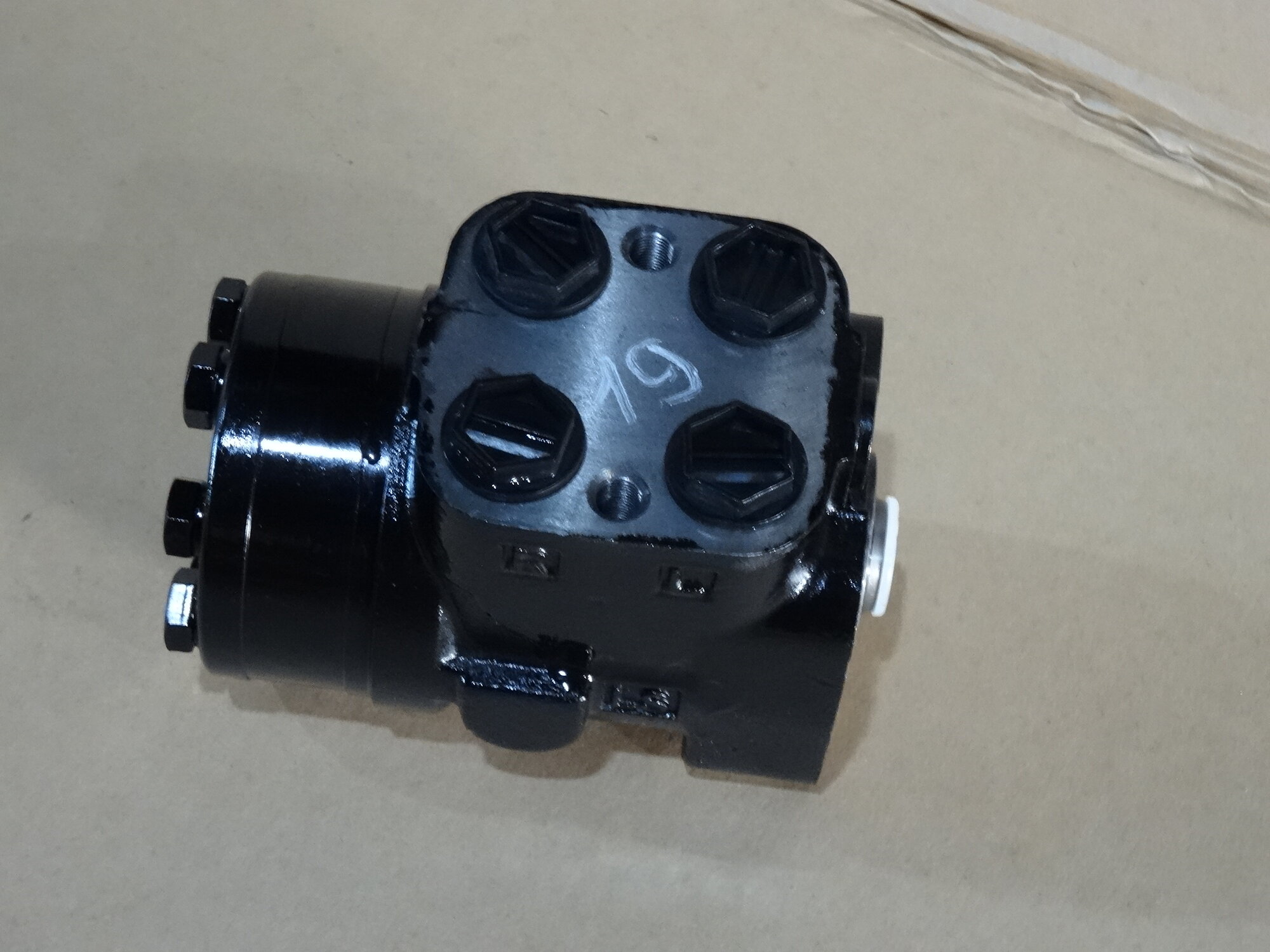 Насос-дозатор управления рулевого МТЗ-1221