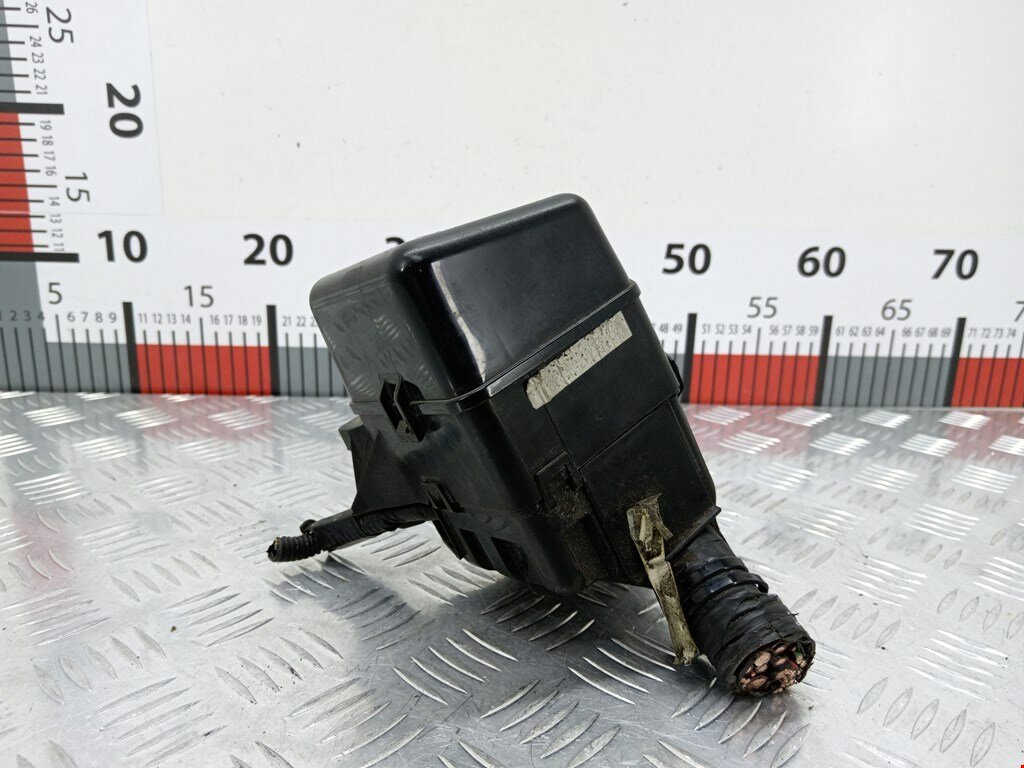 Блок реле Toyota Avensis 1 (T220) 8274205010 арт. 1730081