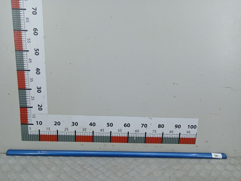 Накладка (молдинг) двери передней правой Volkswagen Golf 4 1J3853516B арт. 2096187