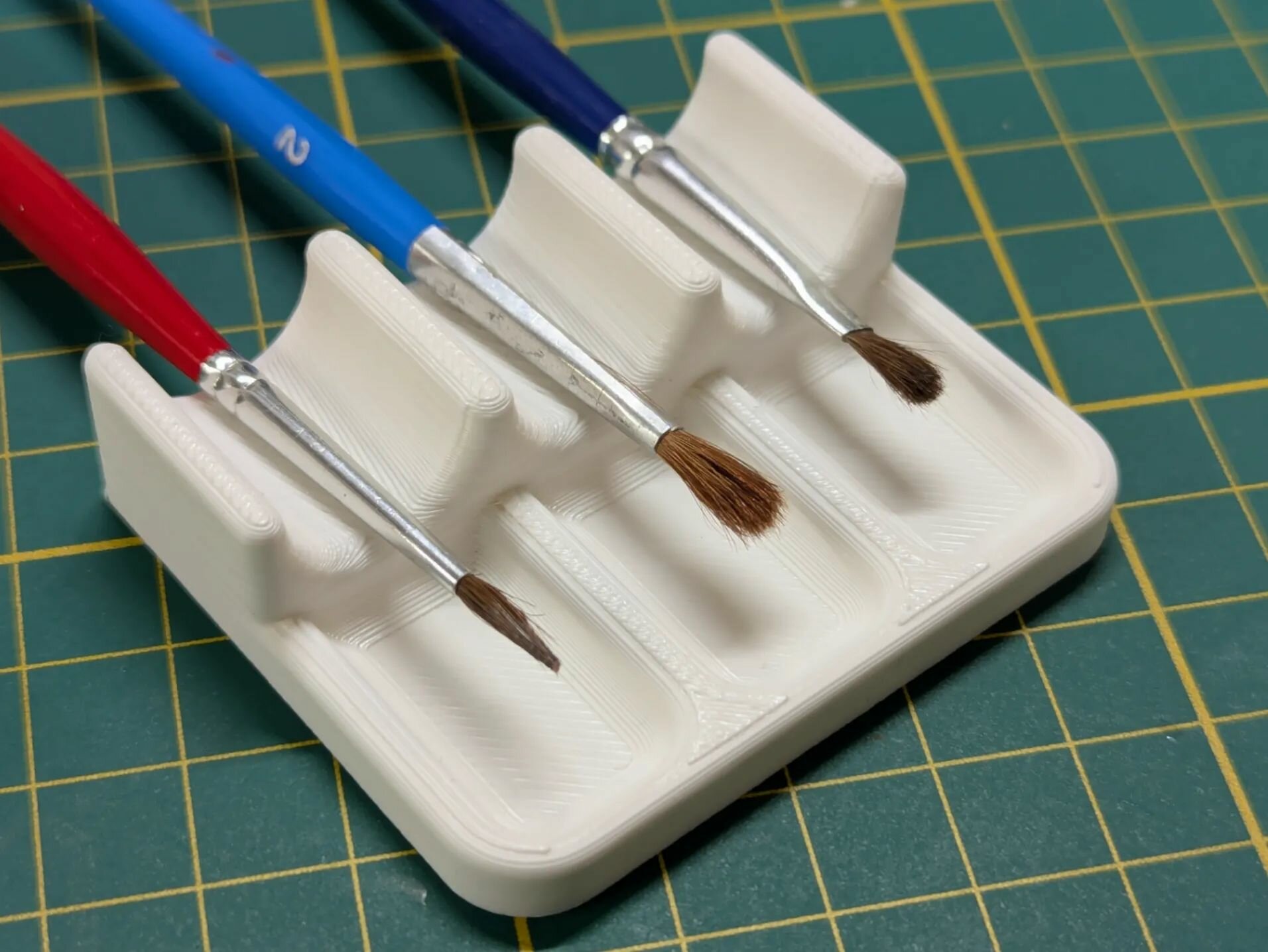 Подставка держатель для 3 кистей