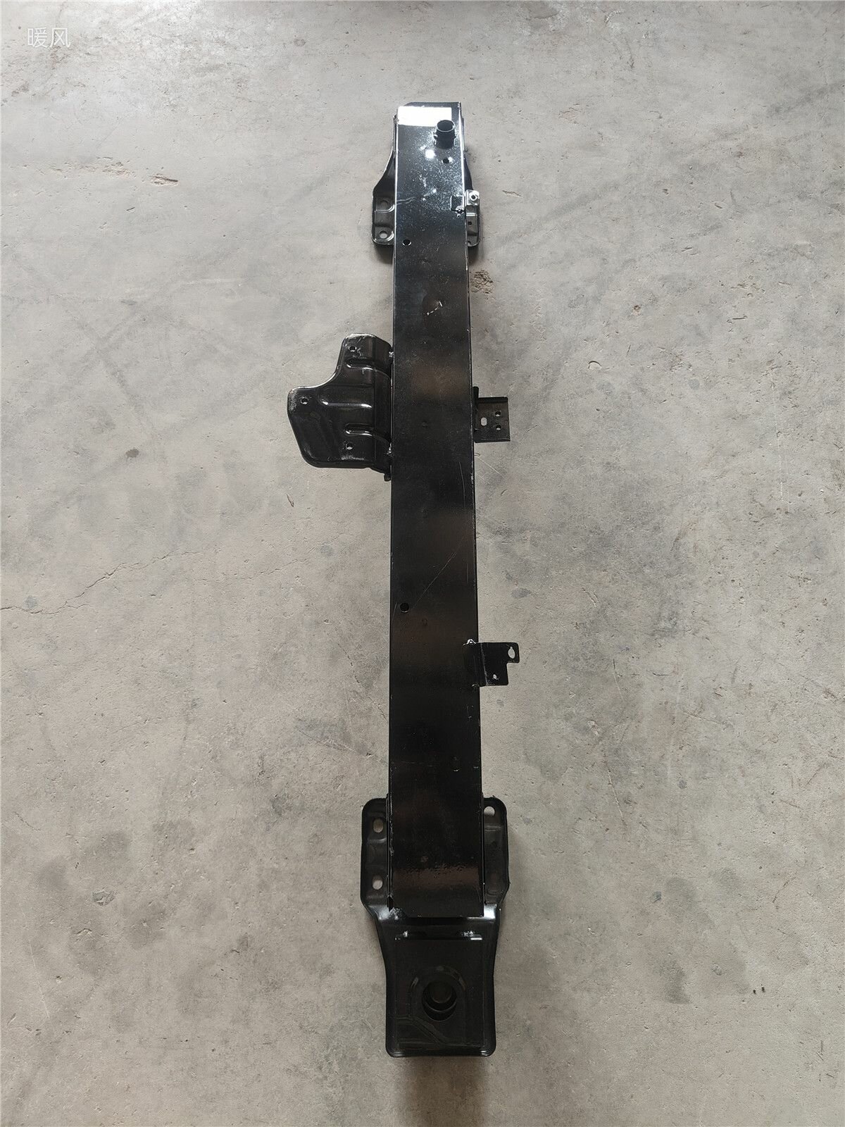 Усилитель бампера CHANGAN UNI-K FR (C281F2707010101AB)
