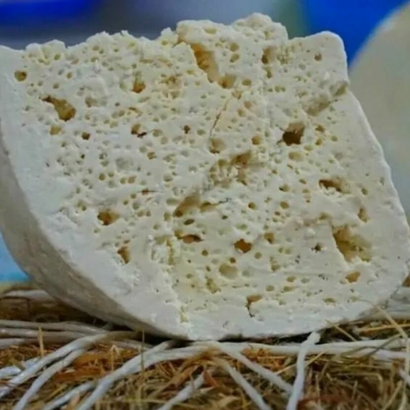 Сыр овечий *Горный* в в/уп. 1кг. (+/-100г)