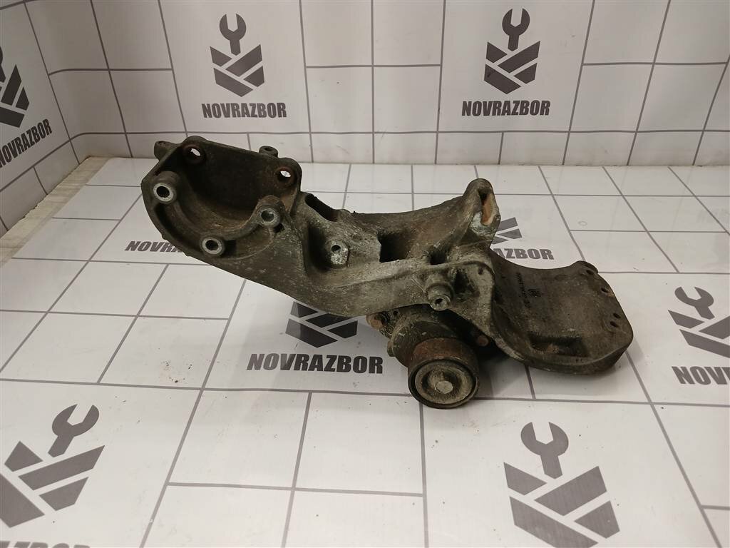 Кронштейн генератора Renault Logan 2005-2014