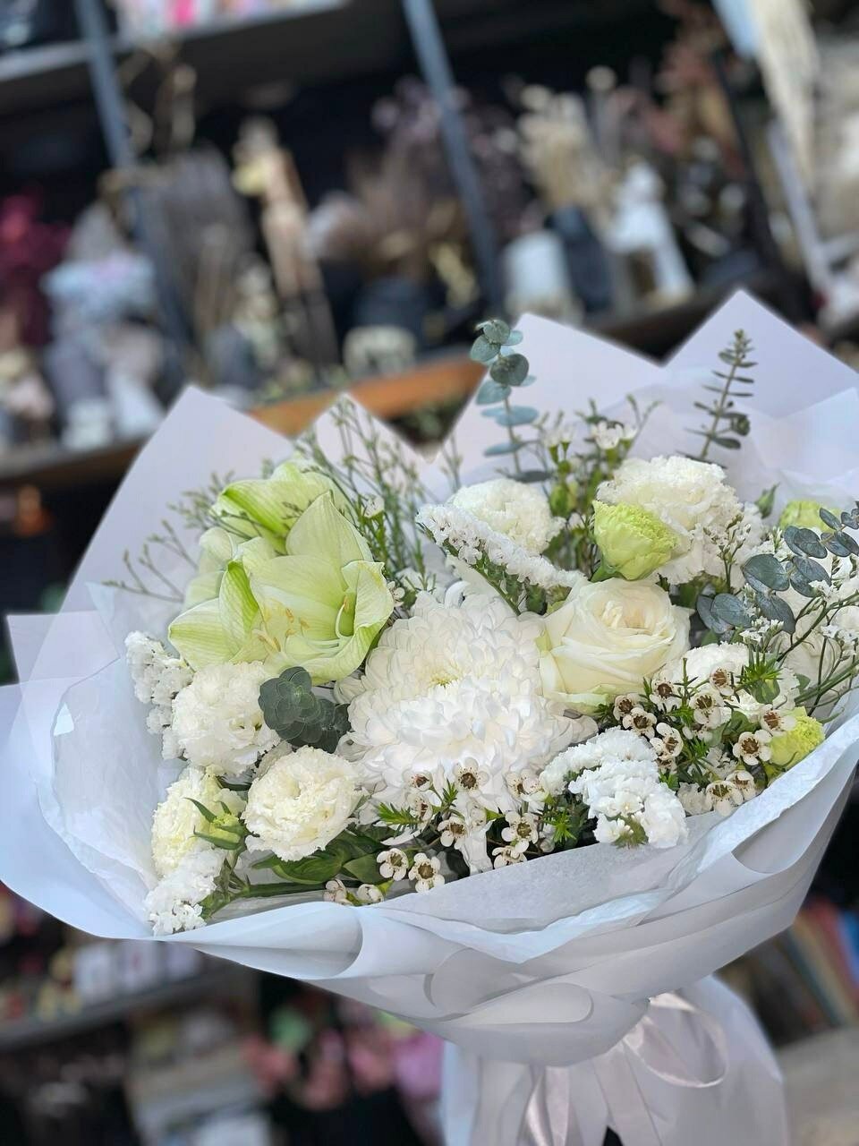 Букет "Весенний", амариллис, хризантема, роза пионовидная, эустома, лимониум, хамелациум, статица