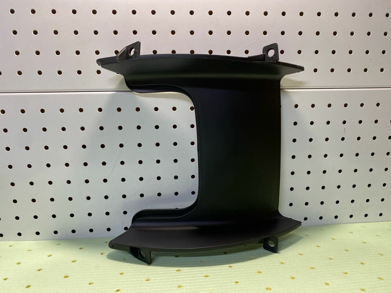 Дефлектор (направляющая) бампера угловой левый MERCEDES ACTROS MP2 MP3 (мерседес актрос МП2 МП3)