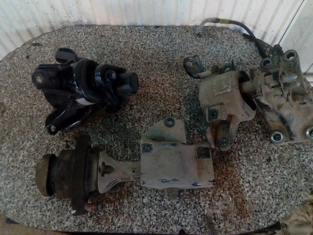 Опора двигателя для Хундай Ай 40 219503Z160