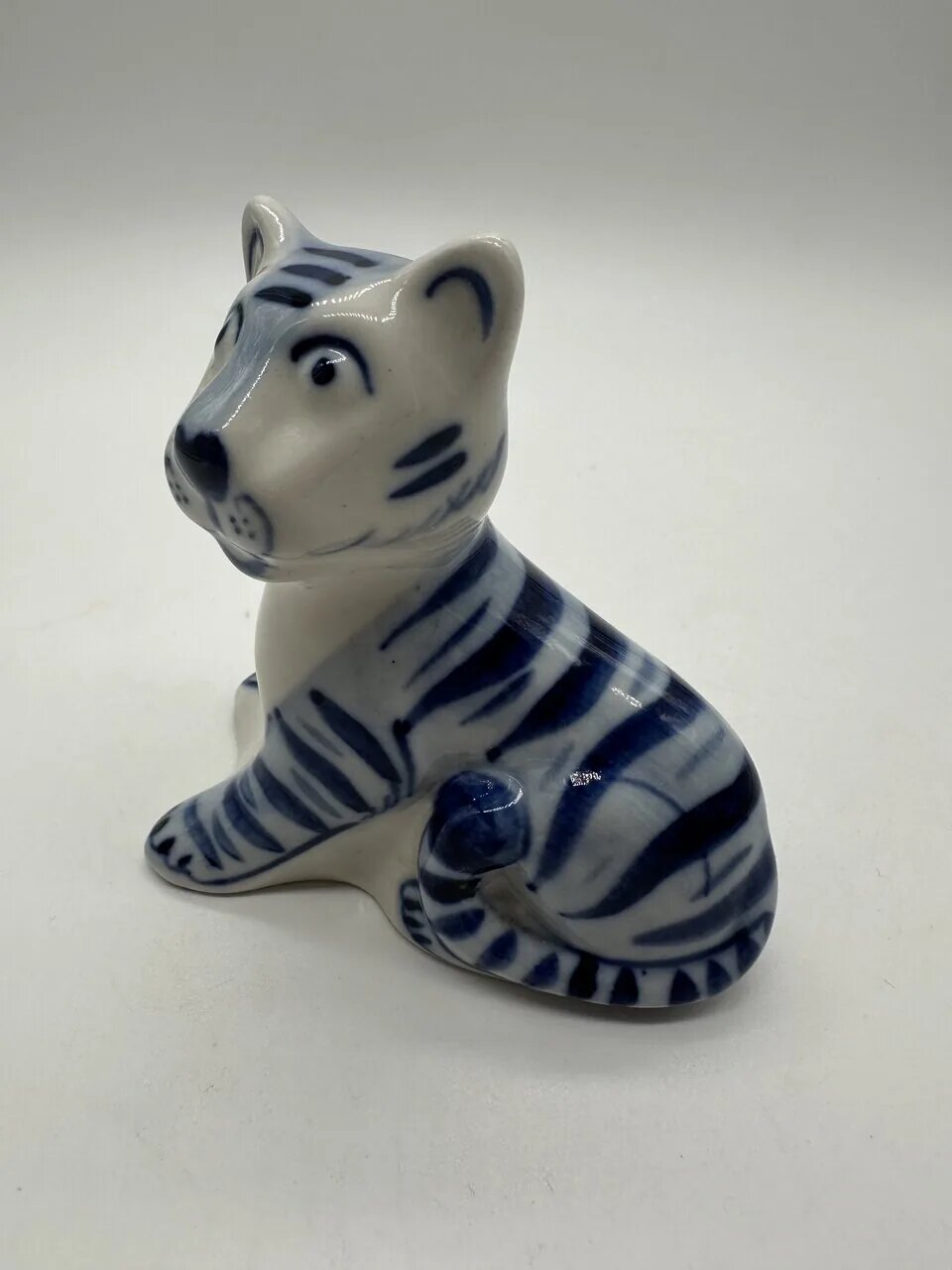 Статуэтка Львёнок Гжель Фарфор винтаж