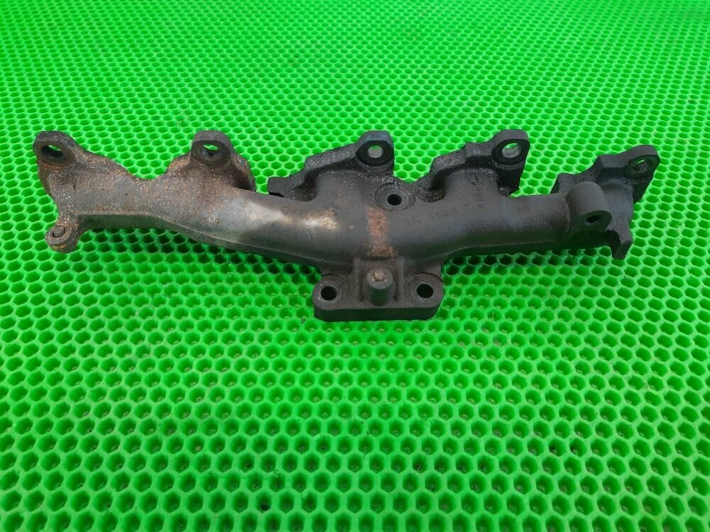 Выпускной коллектор Opel Astra H 5850112