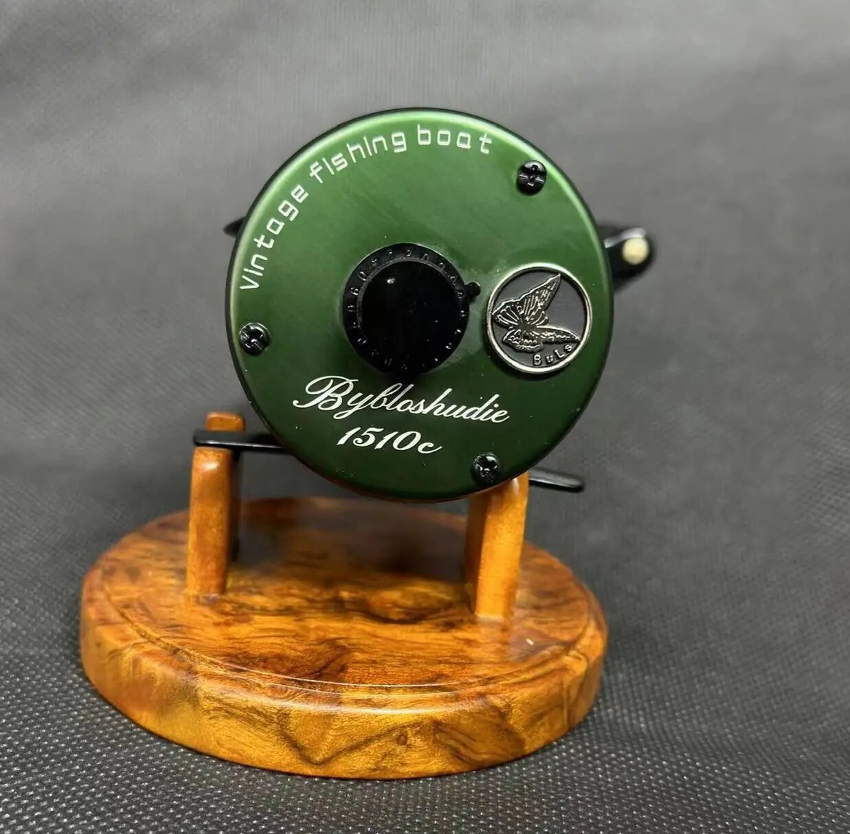 Рыболовная катушка BYBLOS 1510C магнитная 5.1:1 Правая рука, green black