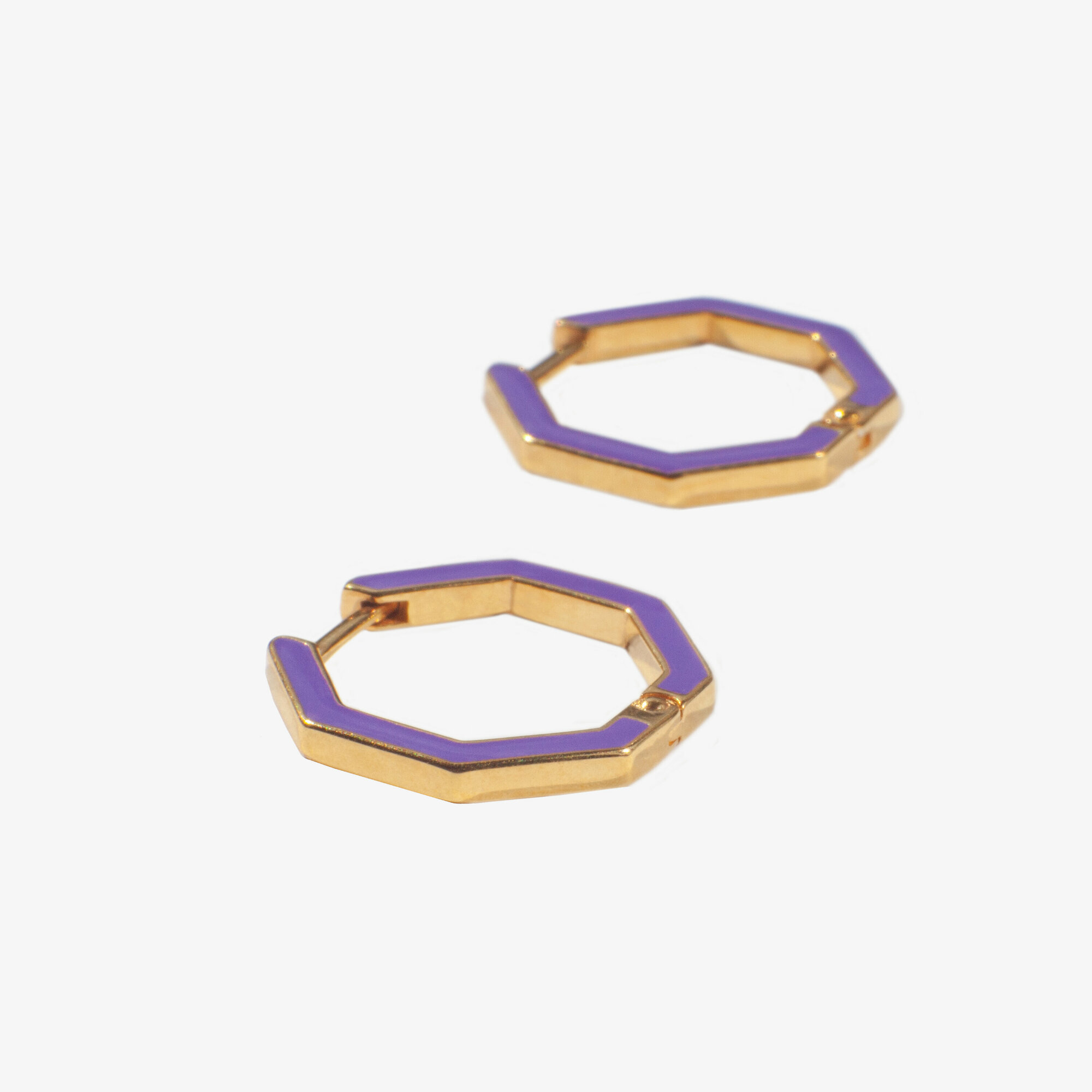 Серьги FLEUR DE NEIGE JEWELRY, серебро, 925 проба, эмаль, размер 20 мм, длина 2 см, , фиолетовый, золотистый — фото 1