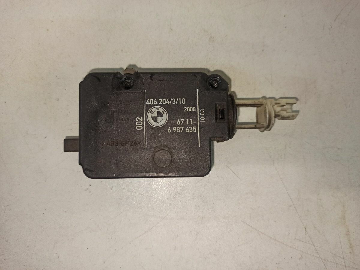 Привод моторчик лючка бензобака BMW E60 E63 E64 67116987635