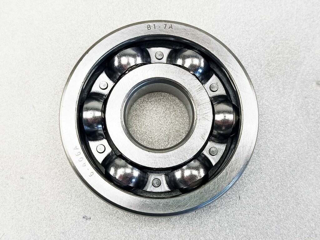 Подшипник ведущий шестерни колесного редукторного заднего моста, внутренний для а/м УАЗ. (406)