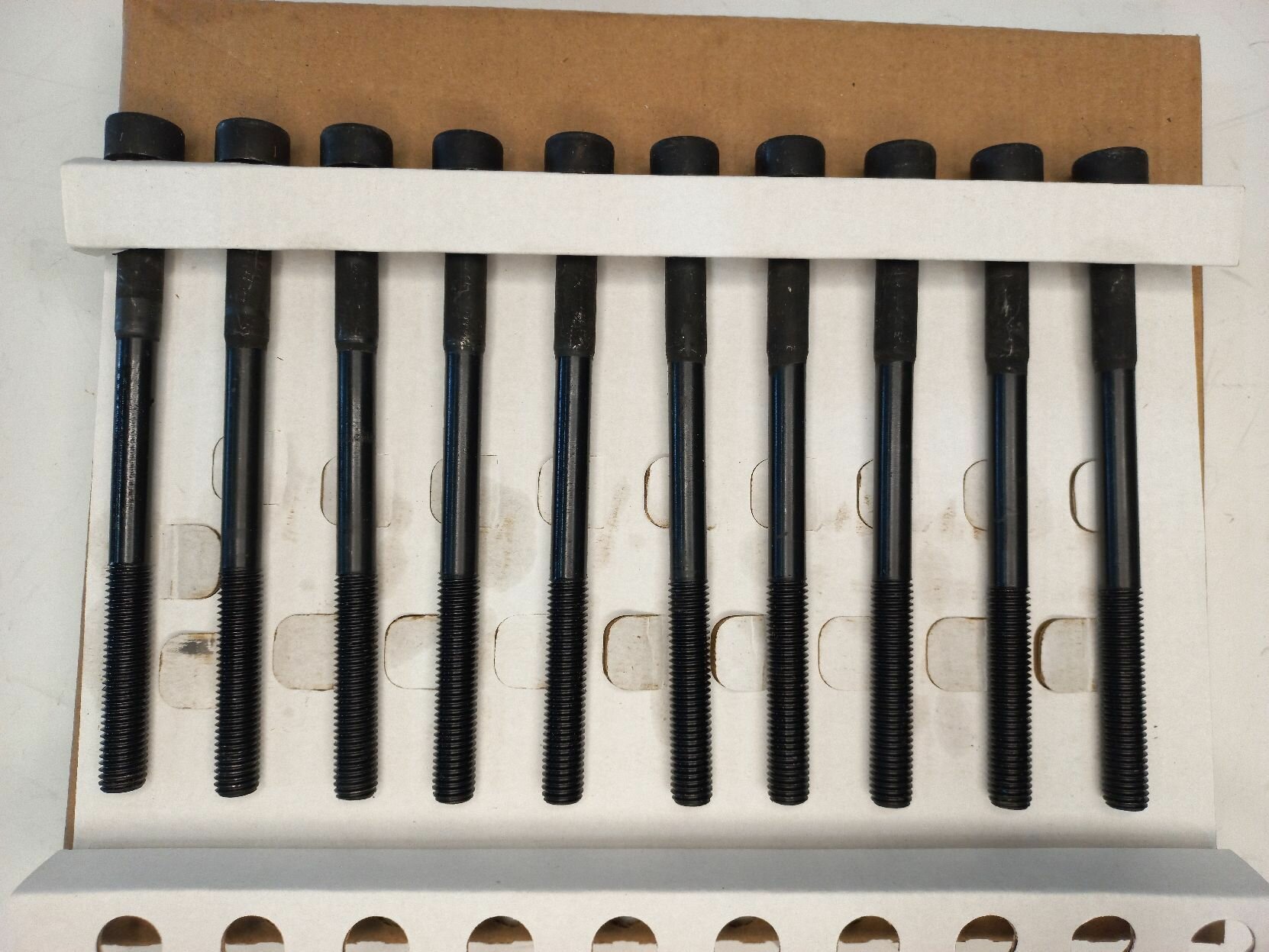 Болт ГБЦ (комплект) KIMIKO Geely Emgrand EC7 [1.8 16V 5MT хетчбэк] 1136000034KM