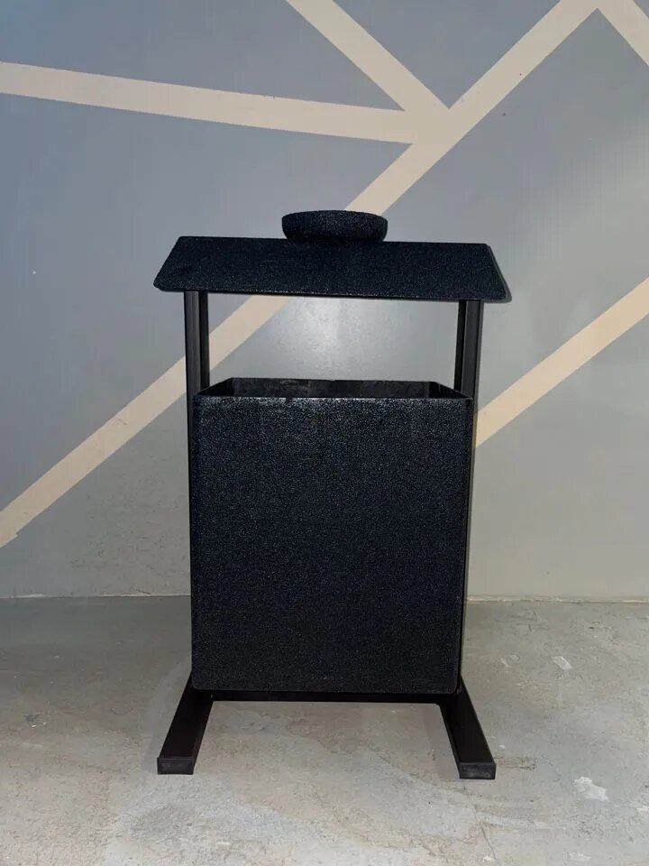 Урна уличная черная