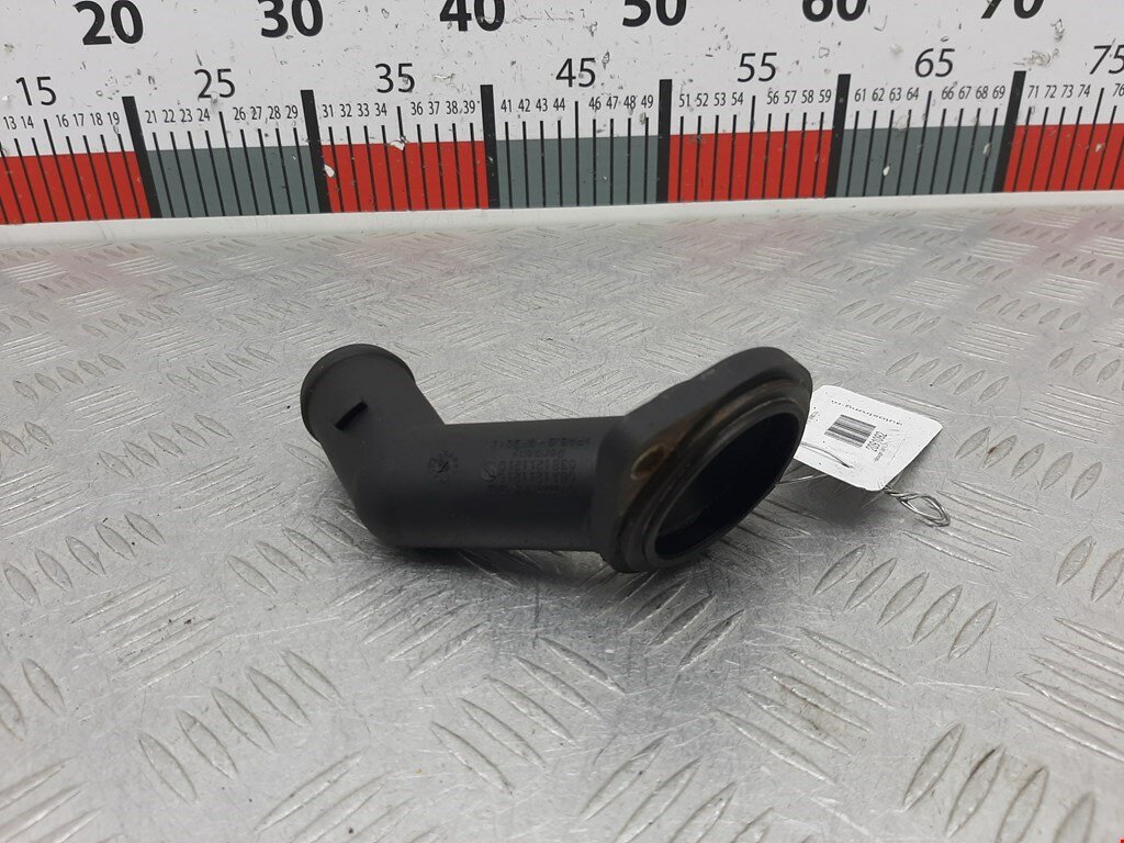 Корпус термостата Volkswagen Golf 4 038121121D арт. 2091092