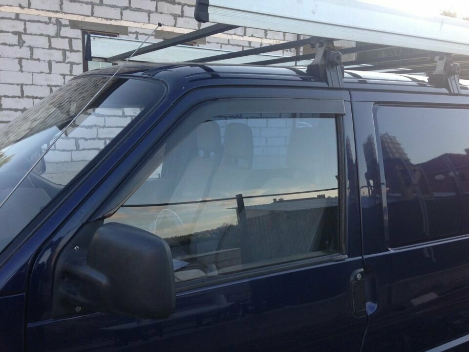 Дефлекторы окон (ветровики) Volkswagen Transporter T4 1990-2003г