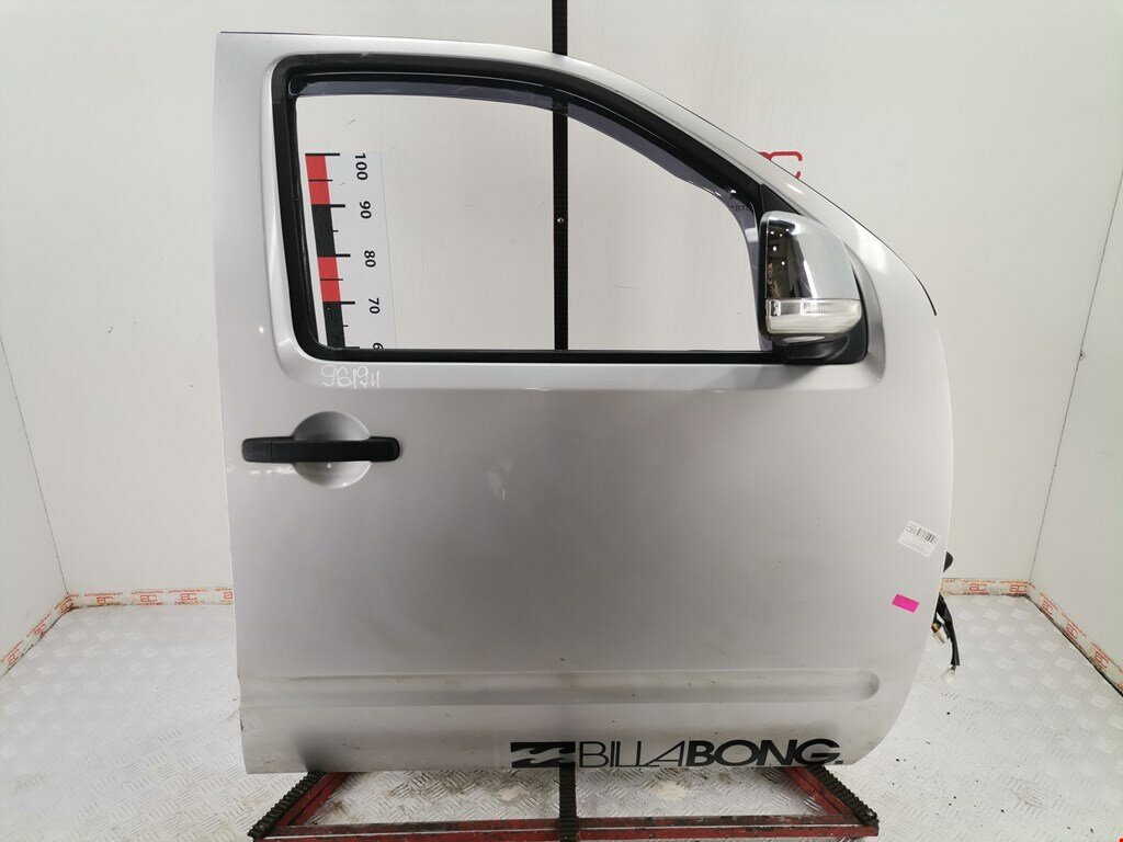 Дверь передняя правая Nissan Navara (D40) 80100EB330 арт. 961911