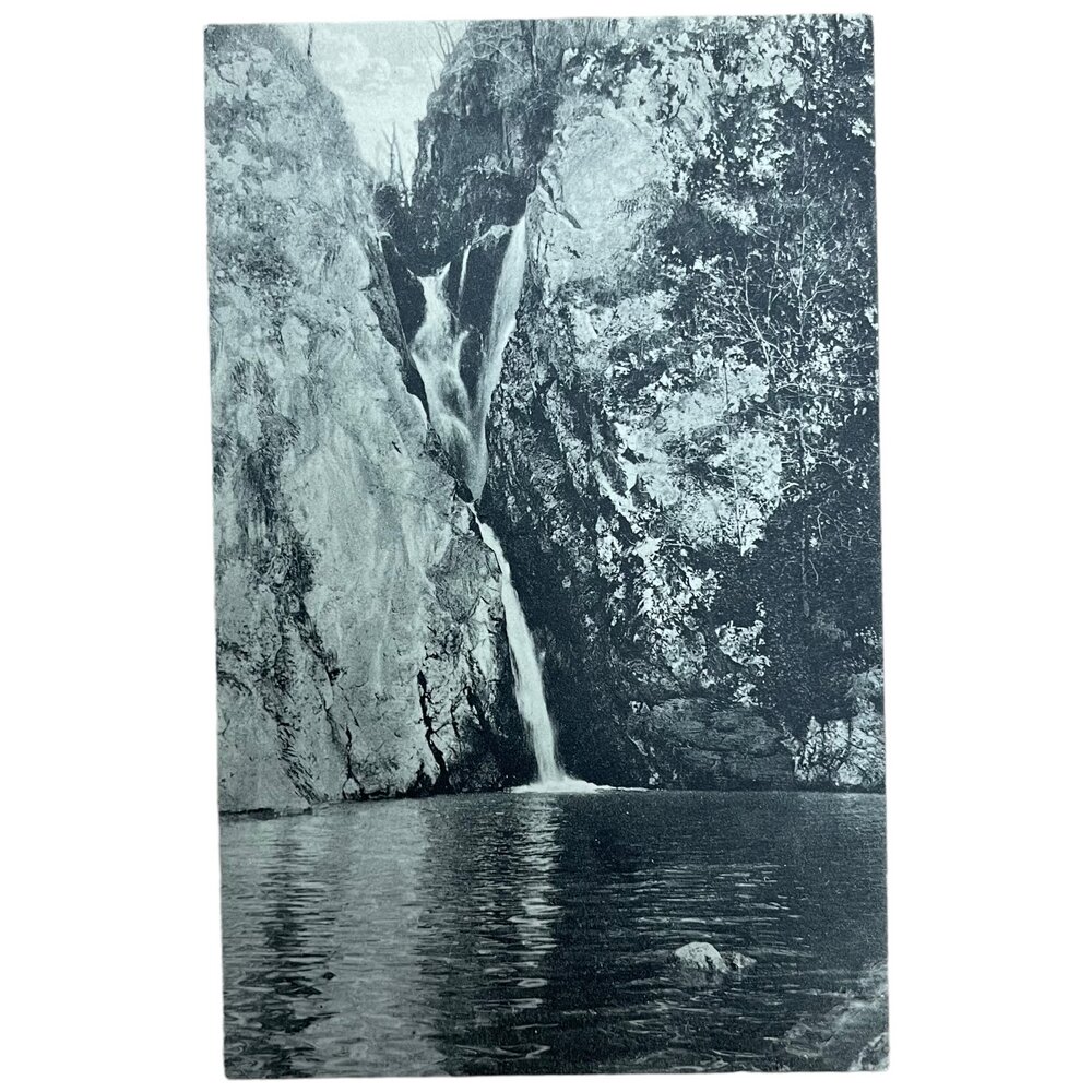 Почтовая открытка "Окрестности Сочи. Водопад и озеро на реке Агуре" 1900-1917 гг. Российская Империя