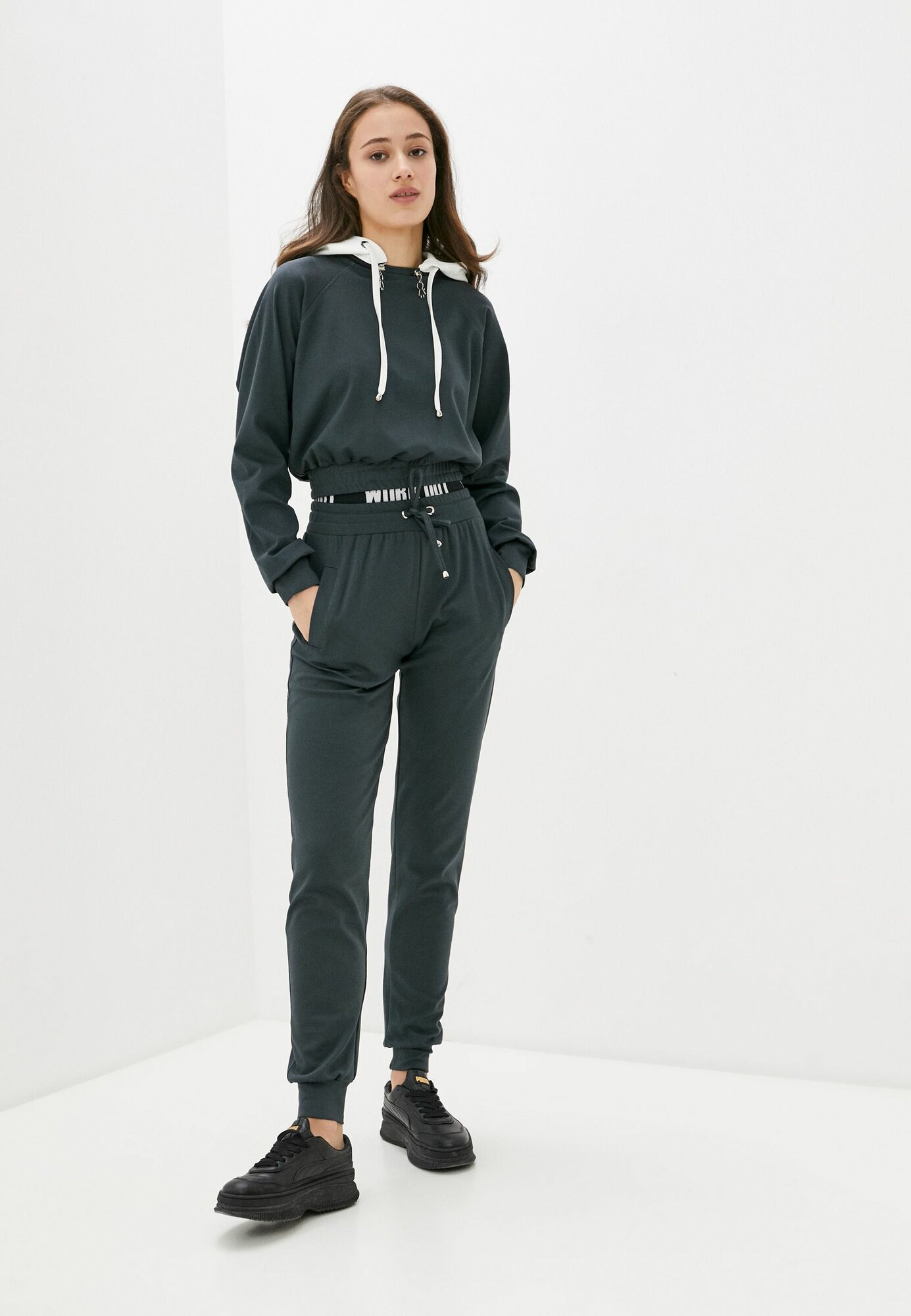 Костюм спортивный