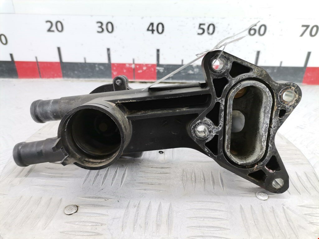 Корпус термостата Volkswagen Polo 4 03C121111B арт. 1594252